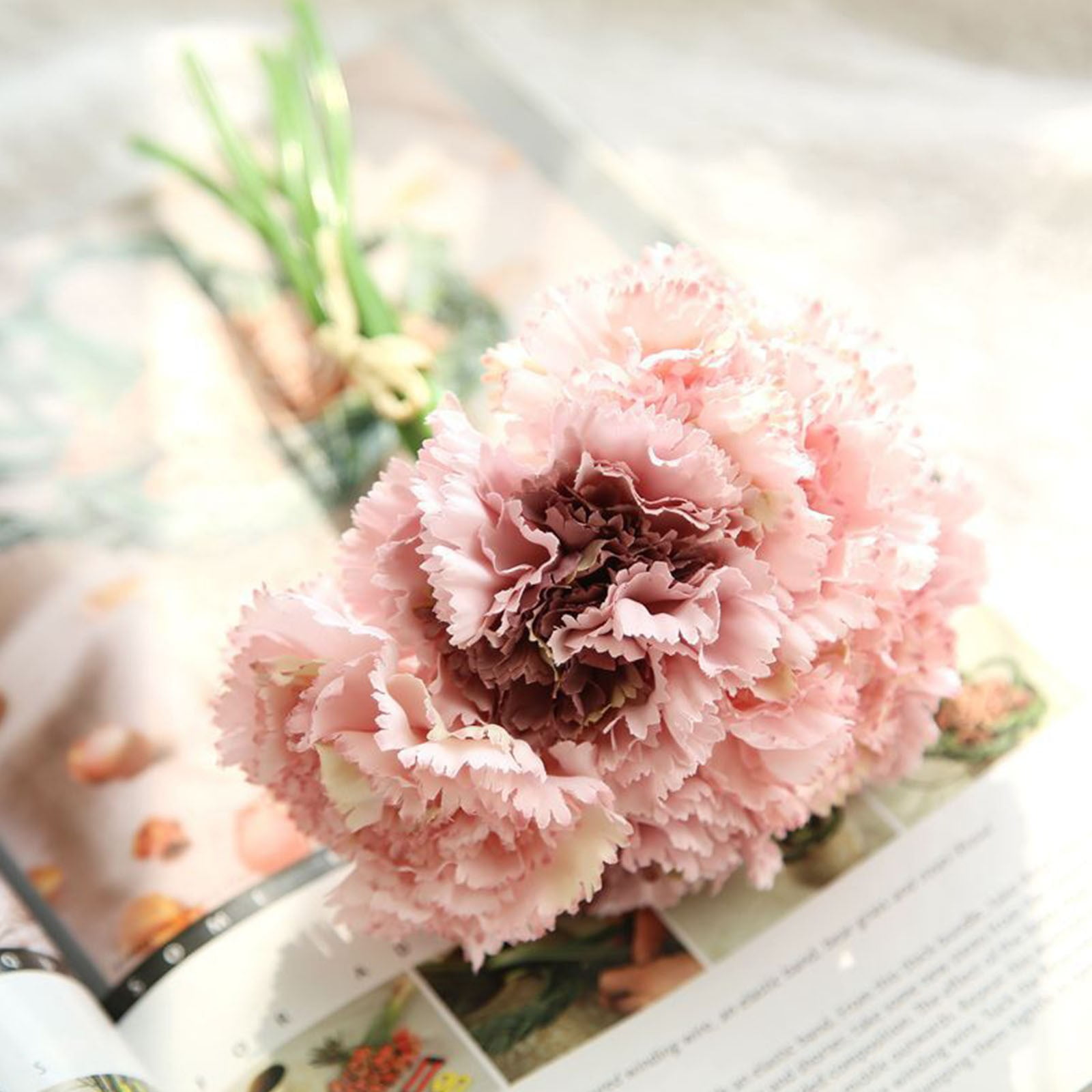 OYIGU Artificial Carnation Bouquet, Forever Flower Bouquet, Holding ...
