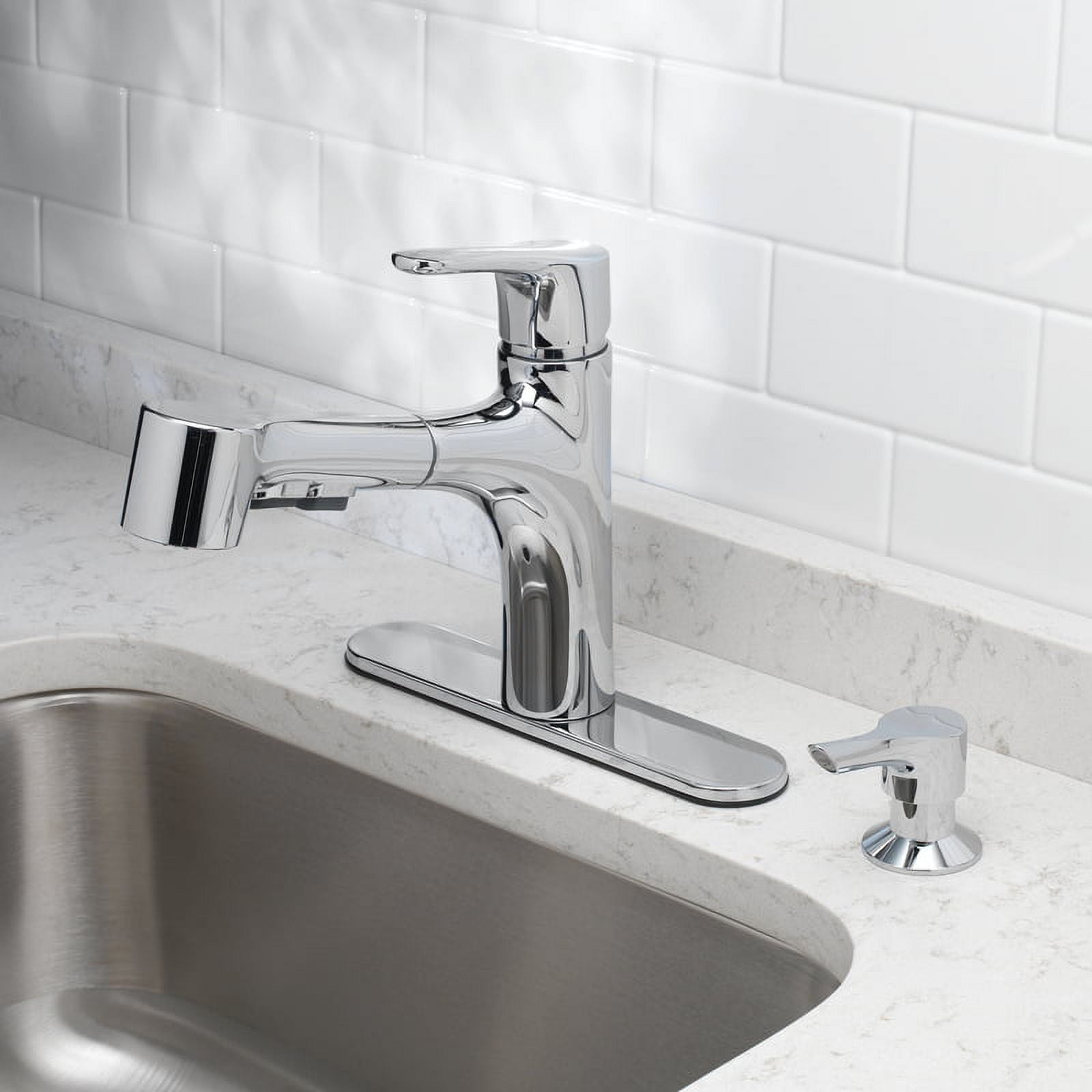 OakBrook Tucana One Handle Kitchen Faucet with Pullout Sprayer, and ...