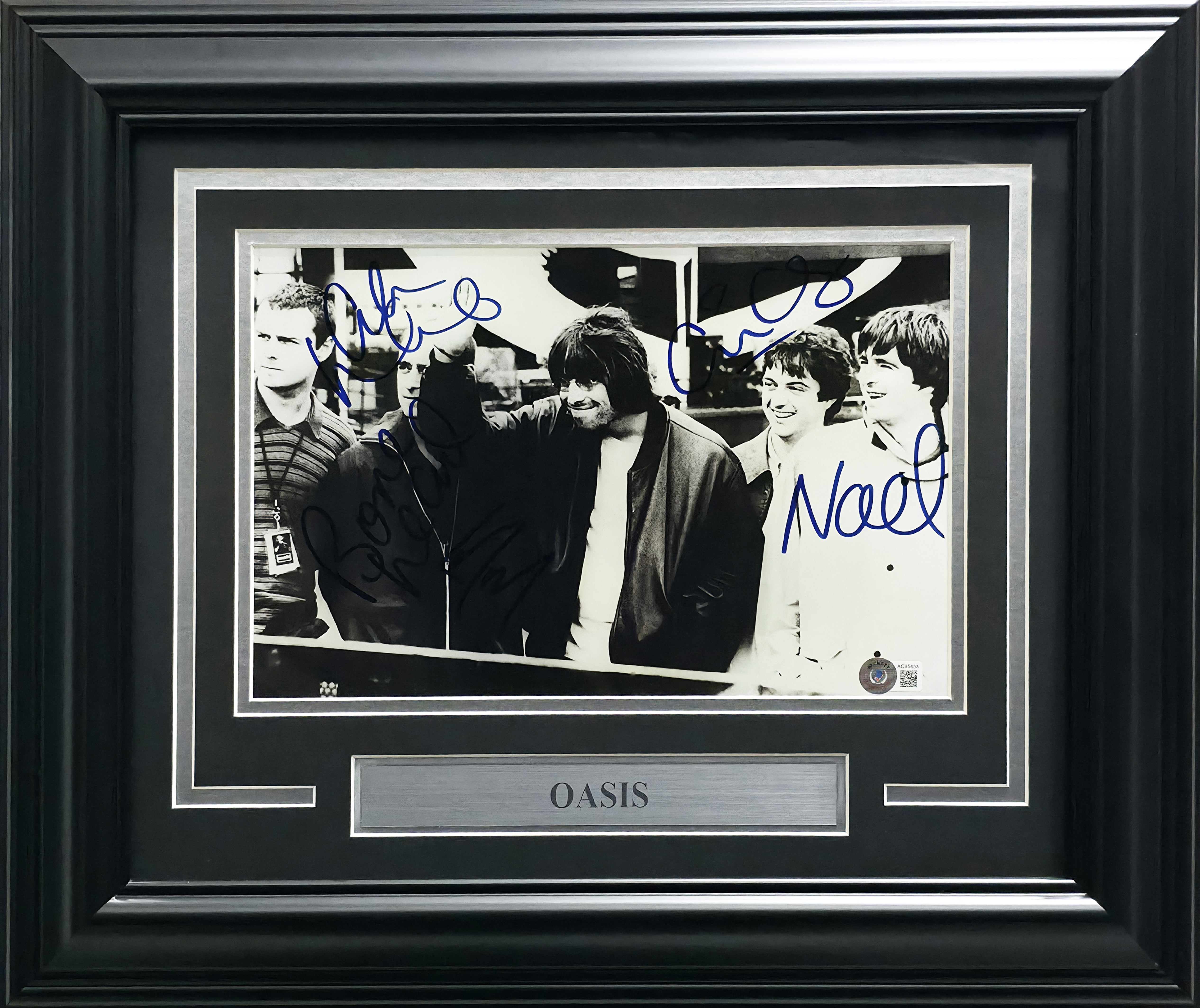 Oasis Autographed Framed 8x12 Photo Signed By All 5 Band Members ...