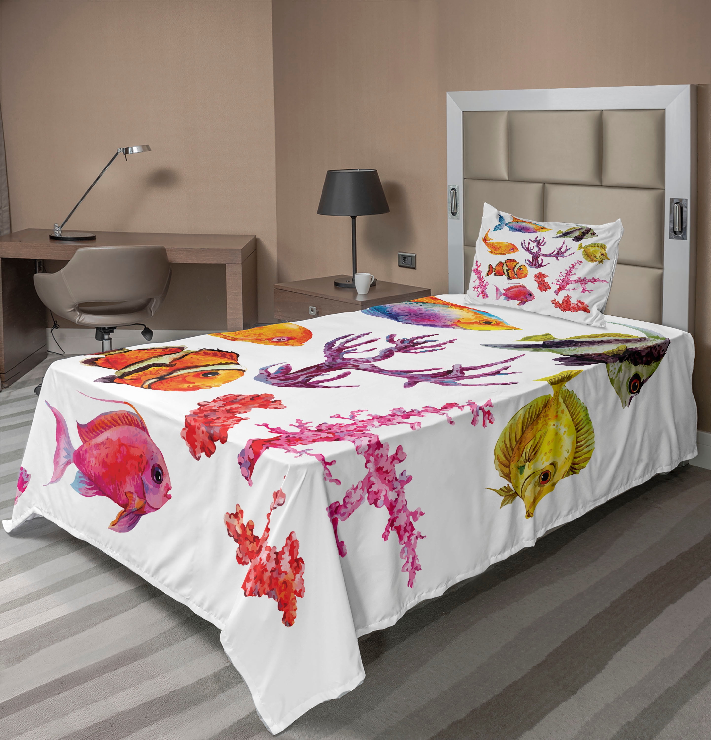 Ocean Sheet Set, Illustration of Exotic Fish Seaweed Coral Algae and ...