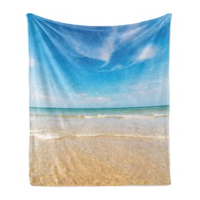 Beach Soft Flannel Fleece Blanket, Realistic Illustration Lighthouse on ...