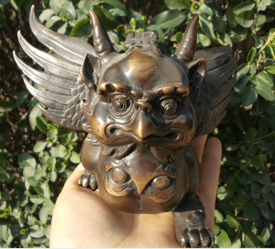 Offering Buddhist Spread Wings Dapeng Bird Statue, Protection Guardian ...