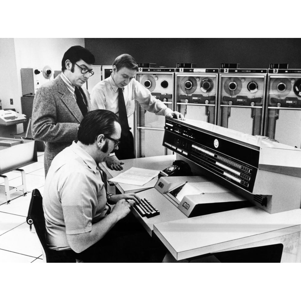 Officials At The Main Console Of Univac 1108 History (24 x 18) - Walmart.com