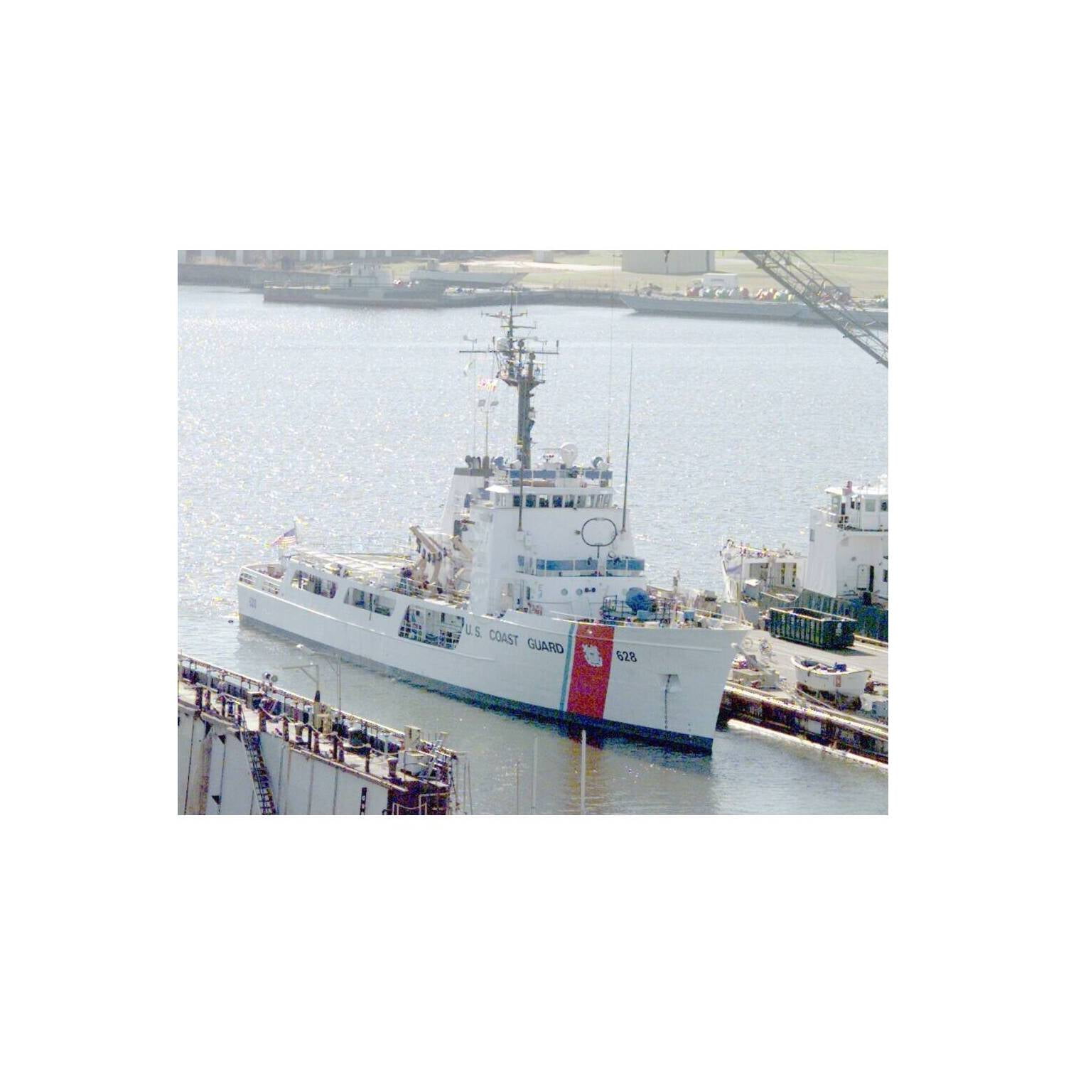 Old Modern Handicrafts CM281 36 in. USCGC Durable WMEC-628 Ship Model ...