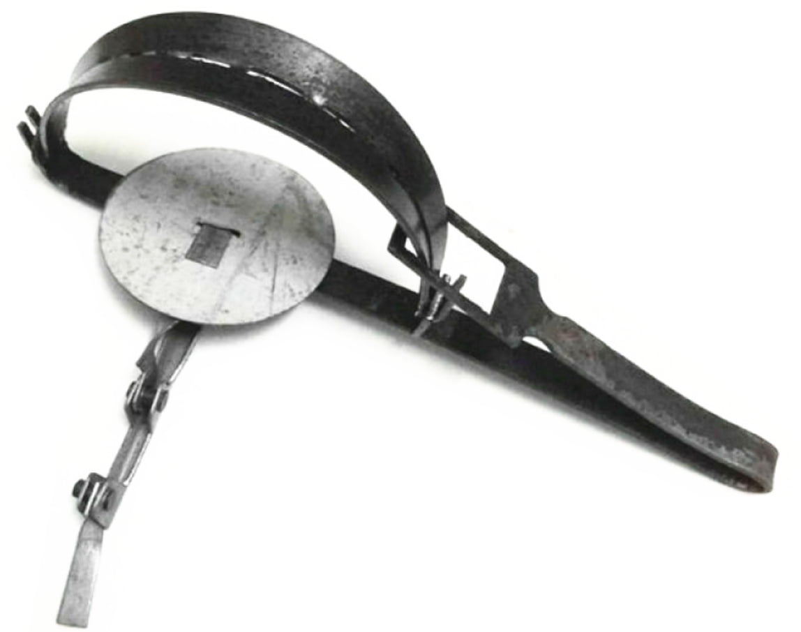 Old style metal buckle. Easy to use with strong mouse catching function ...