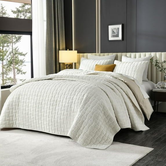 Olive Green Luxury Velvet King Quilt Set - Lightweight Geometric ...