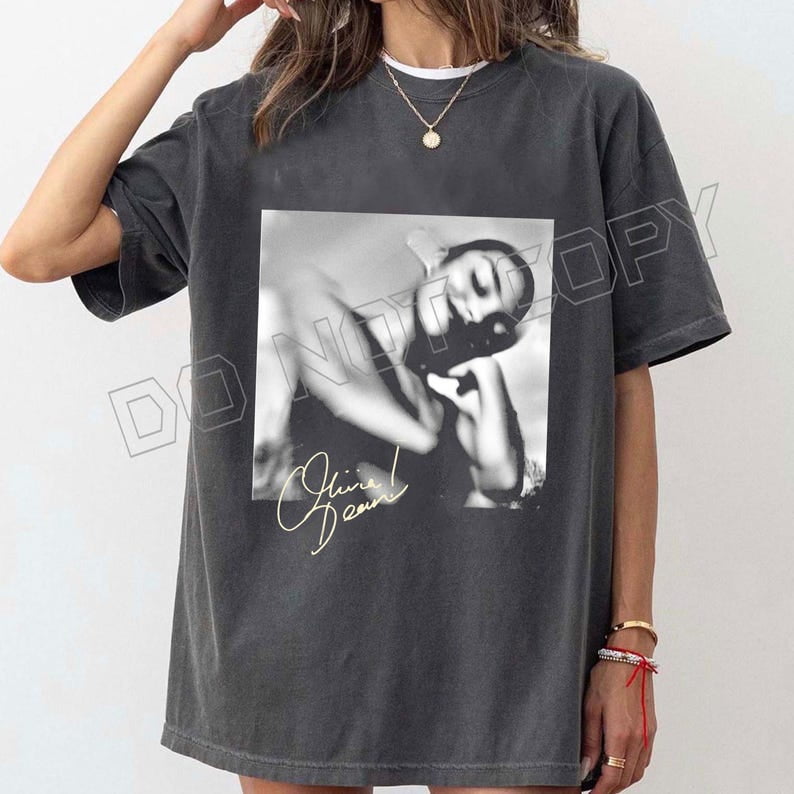 Olivia Dean Merch The Art of Loving LIVE Tour 2025 Olivia Dean tee ...
