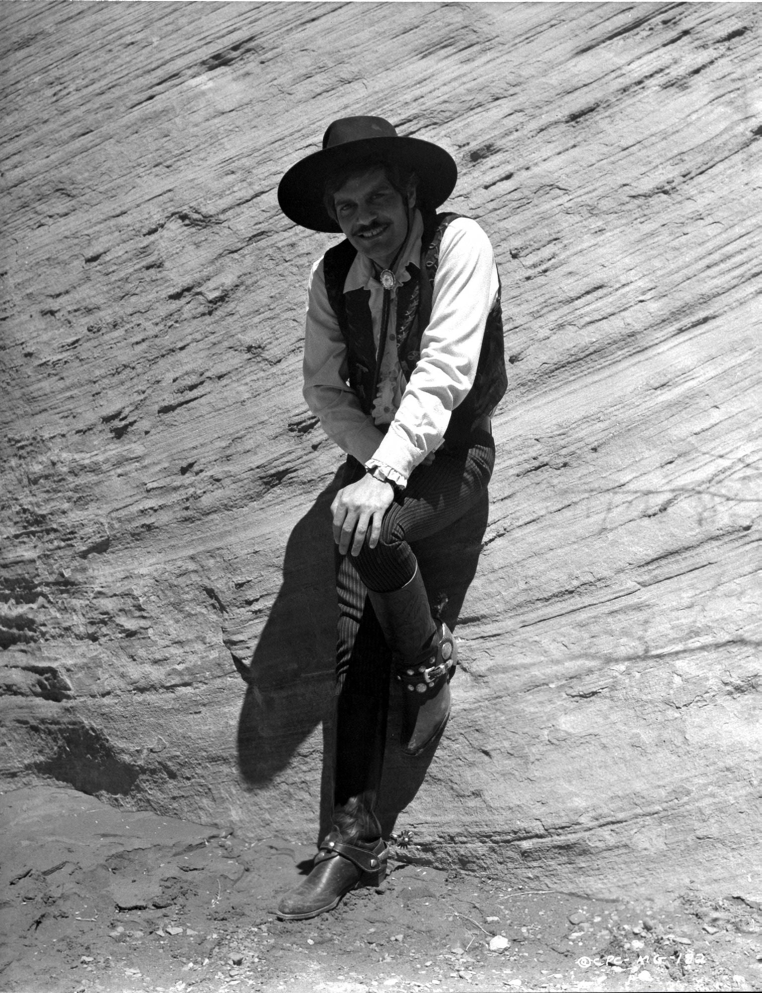 Omar Sharif in a cowboy costume for Mackenna's Gold Photo Print (24 x ...