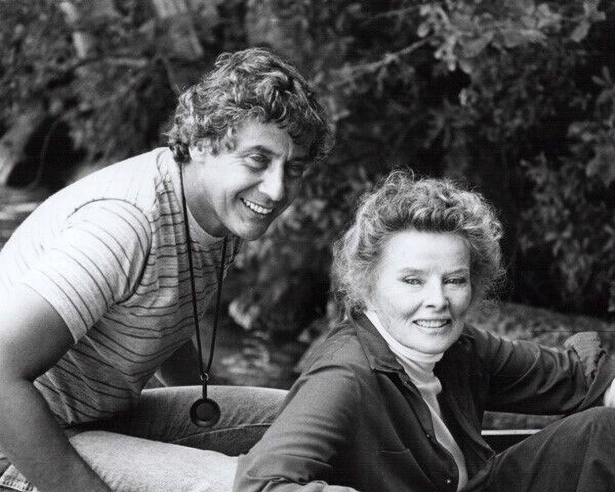 On Golden Pond 1981 director Mark Rydell & Katharine Hepburn on set ...