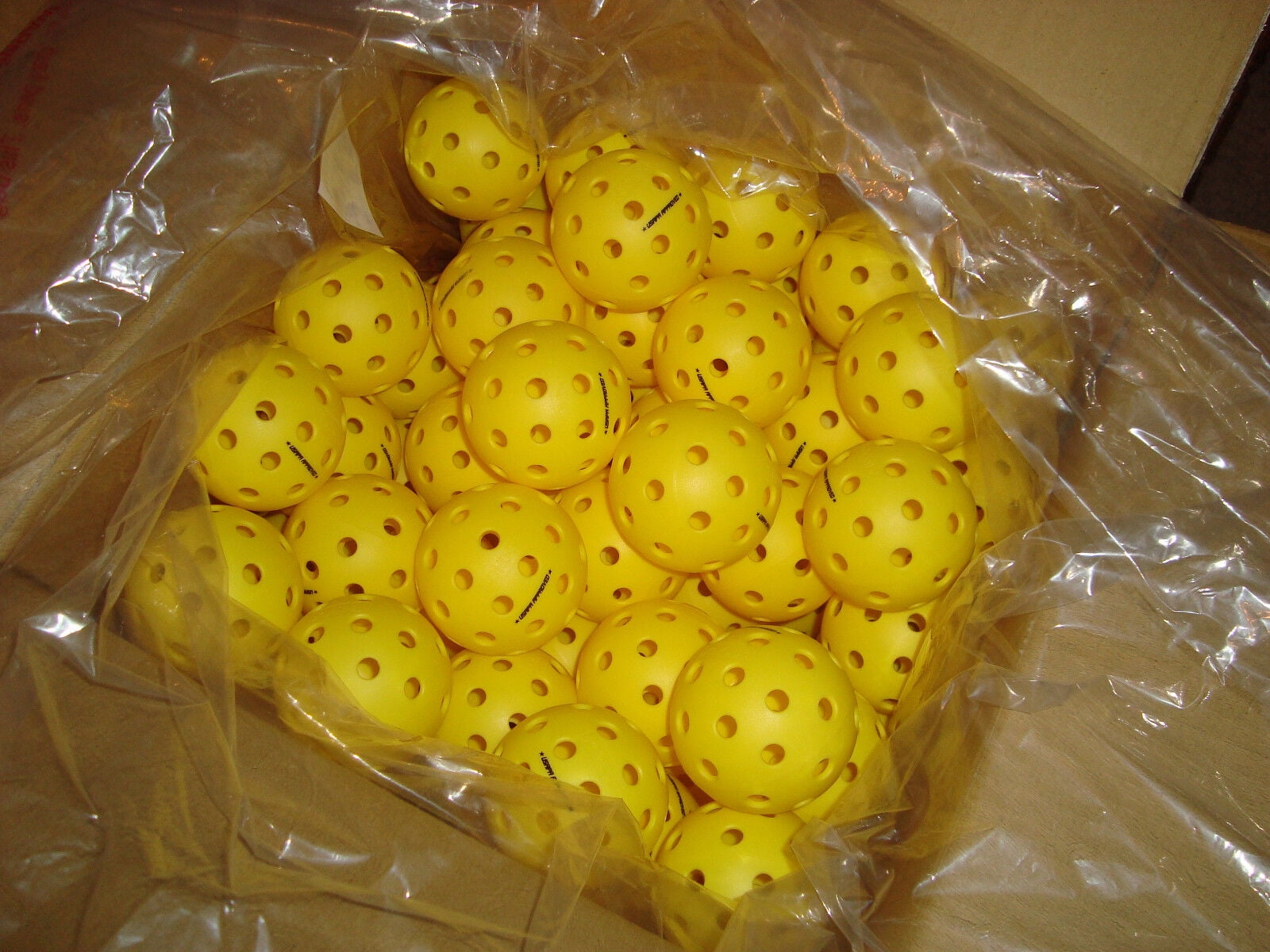 Onix Fuse G2 Pickleball Balls Outdoor (Box of 100) Tournament Play ...