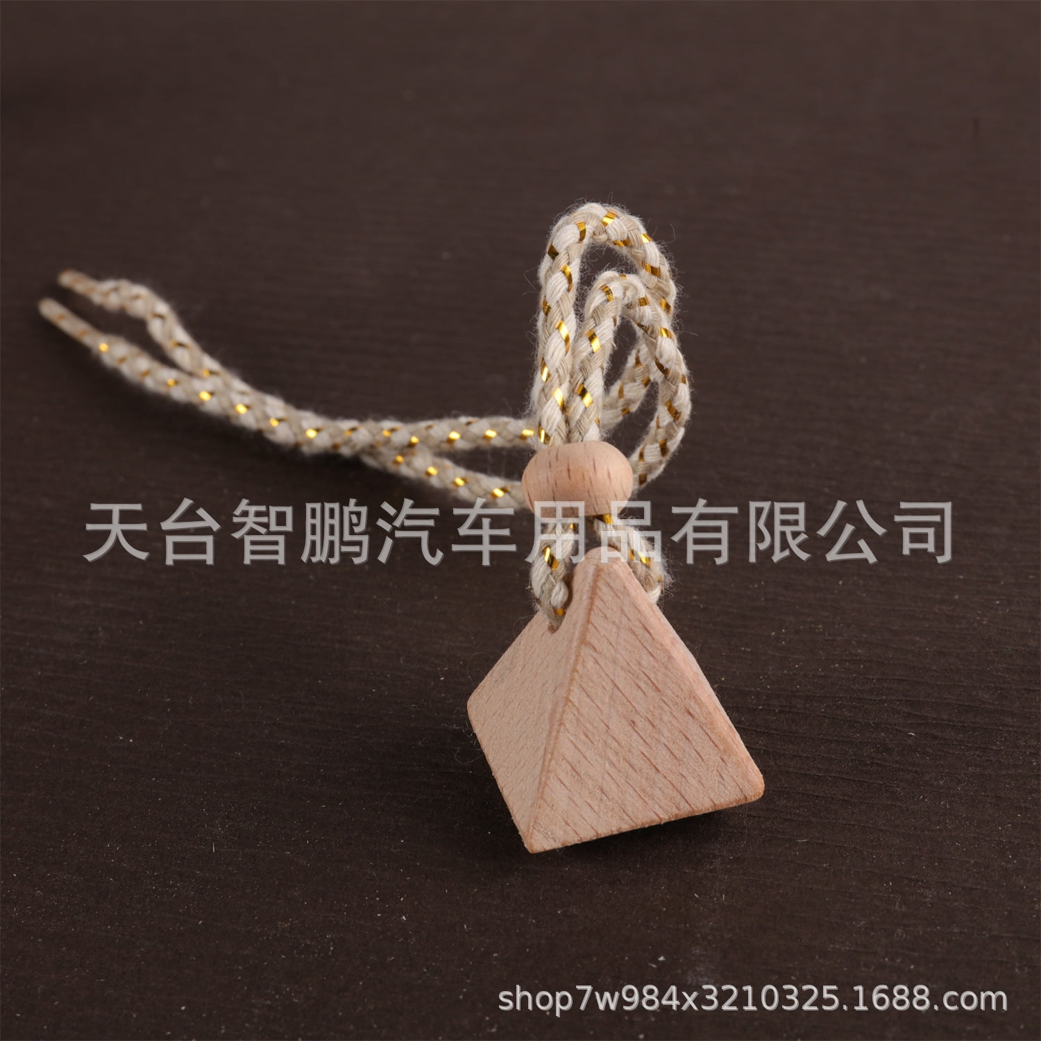 Oraceous 10pcs Small Hanging Car Perfume Diffuser Lids Triangle Wooden ...