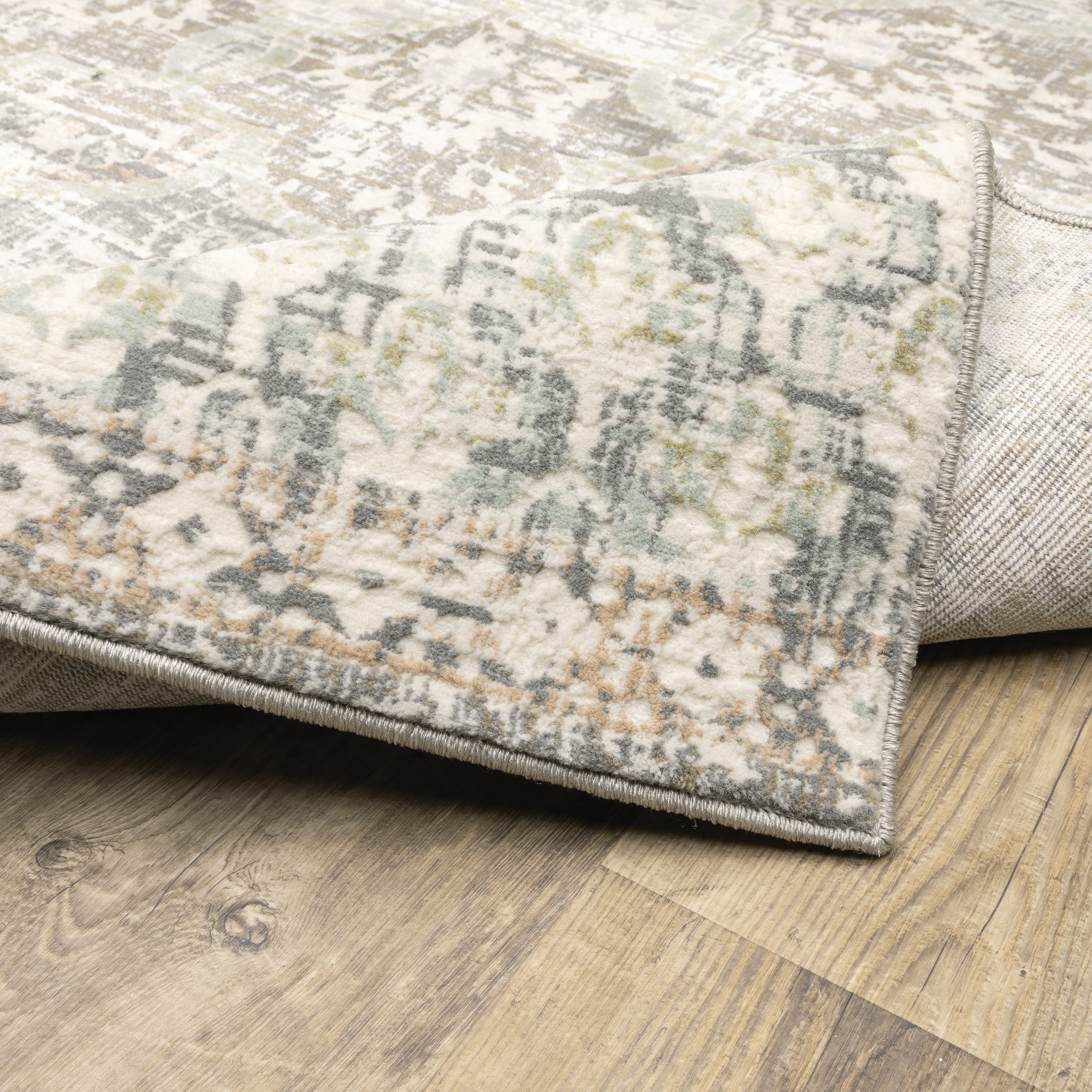 Oriental Weavers Style Haven Cosette Center Floral Medallion High-Low ...