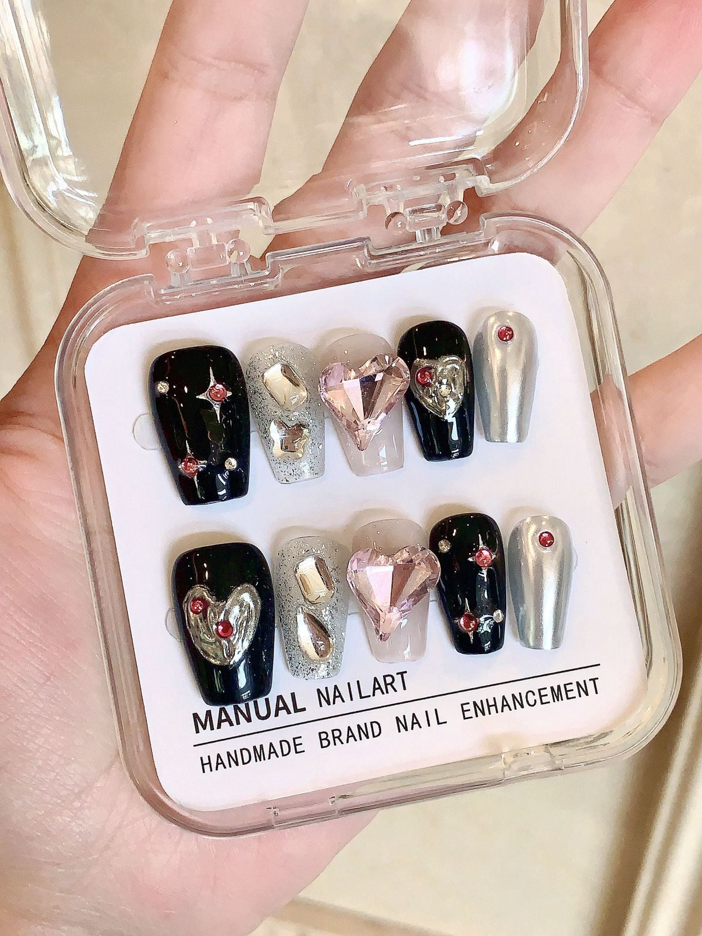 [Original real shot] Pure hand-worn armor dark pink heart ball sweet ...
