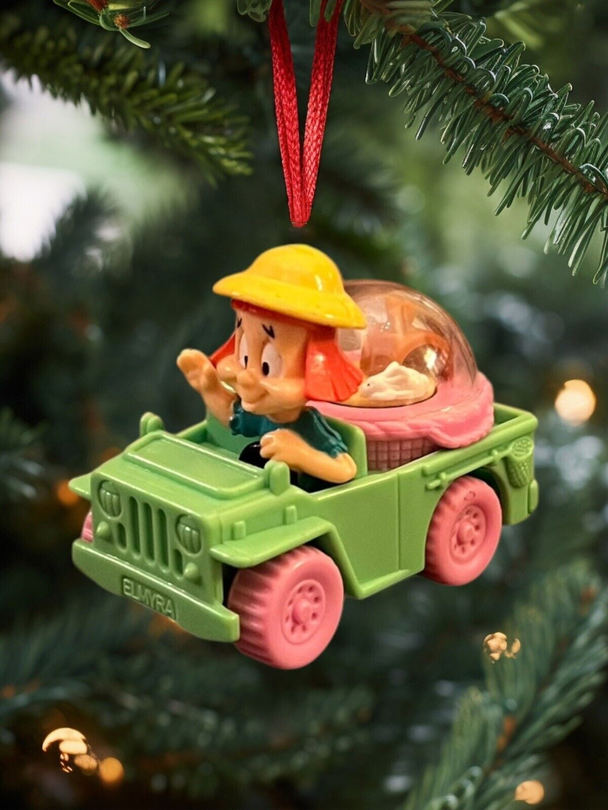Ornament Elmyra Duff & rabbit jeep car Warner Bros. Looney Tunes Figure ...