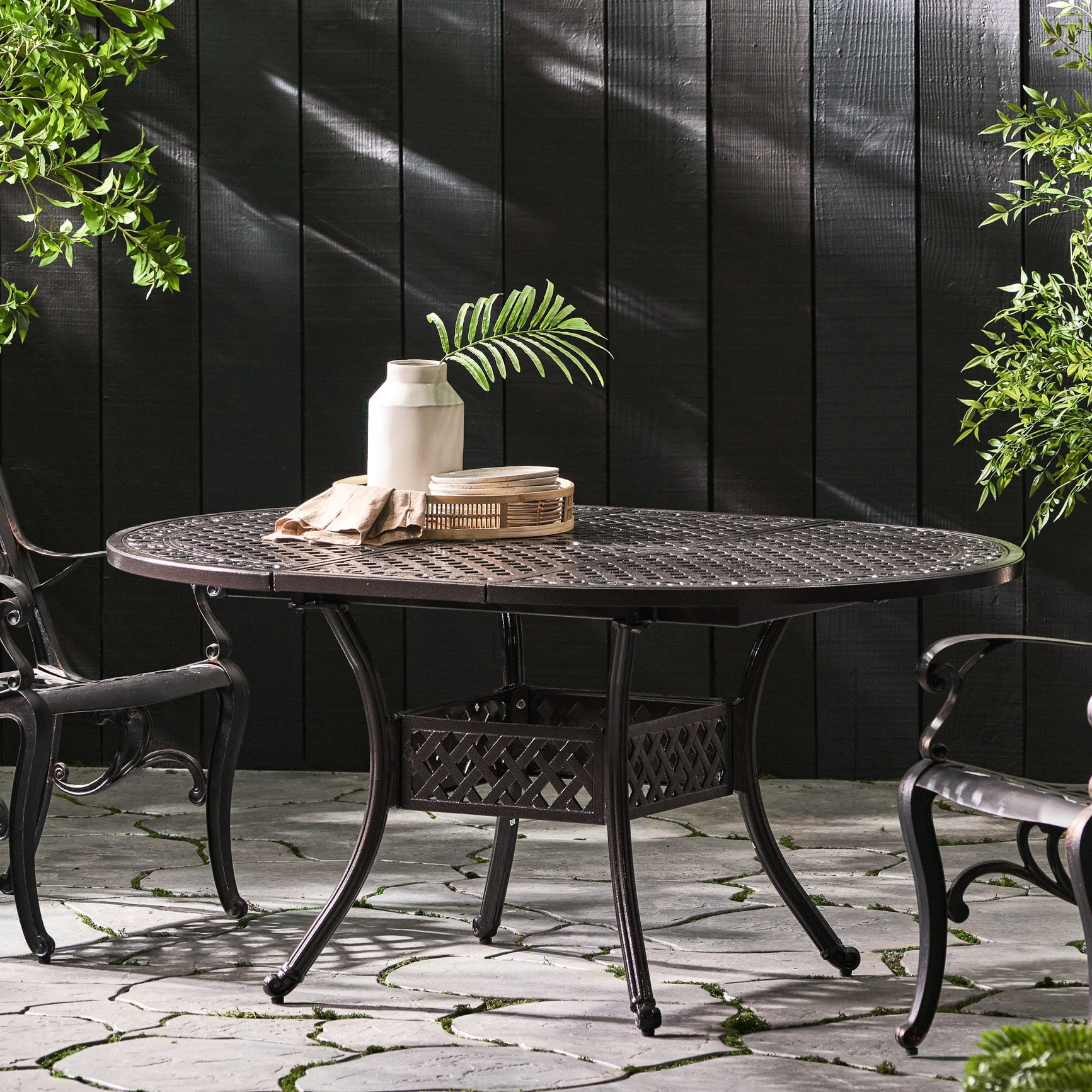Outdoor Dining Table / Used in Patio Events / Rain - Through Tabletop ...