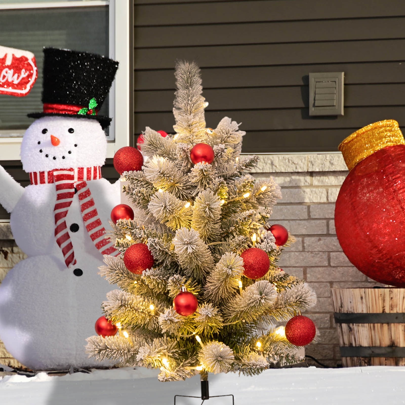 Outdoor Ground Plug Christmas Tree , Battery Operated Pre-Lit ...