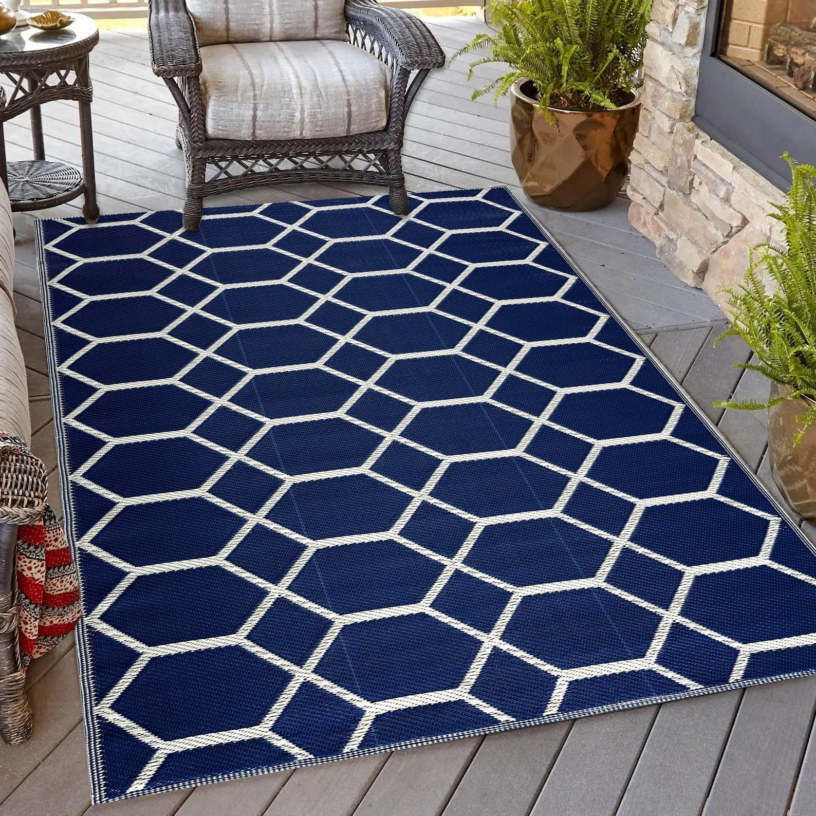 Outdoor Rug - Folded Design - Recycled Plastic Mat for Patio, Camping ...