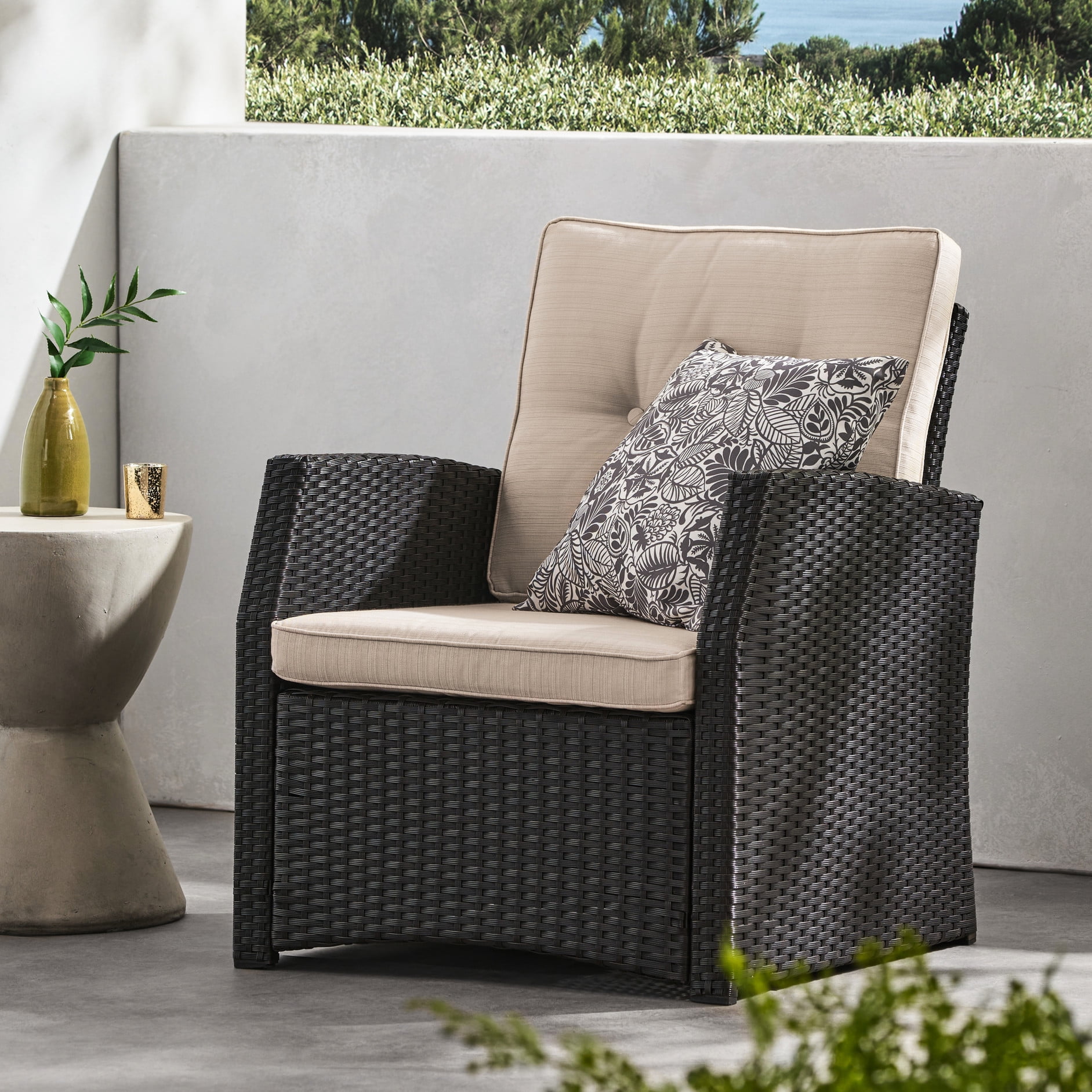 Outdoor Single Relaxing Sofa | Offer Comfort in Outdoor Spaces | Built ...