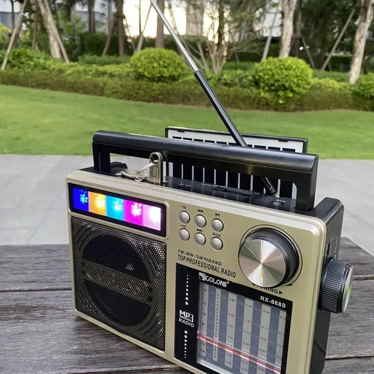 Outdoor Solar Charging Emergency Retro Portable AM/FM/SW Radio Receiver ...
