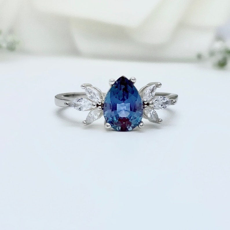 Pear Shape Alexandrite Leaf Ring Teardrop Alexandrite Gemstone 925 ...