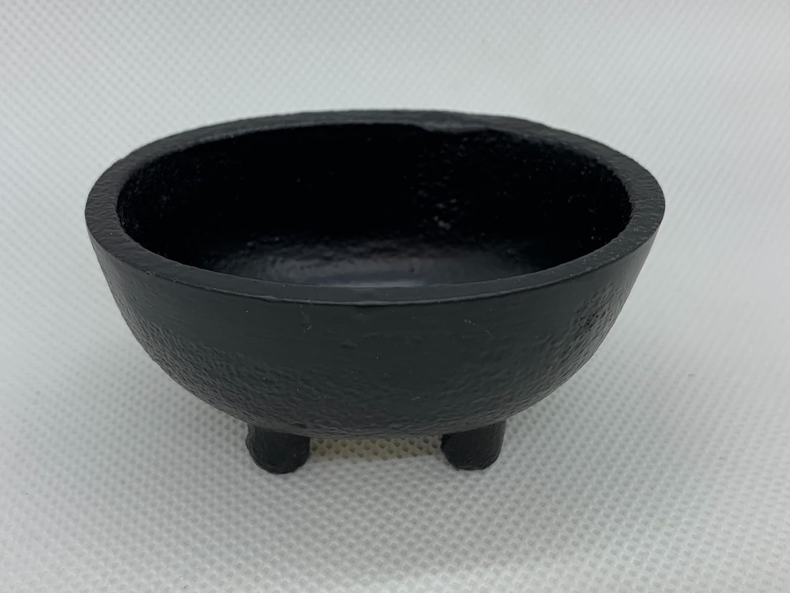 Oval Cast Iron Cauldron, Witches Cauldron, Great for Use with Charcoal ...