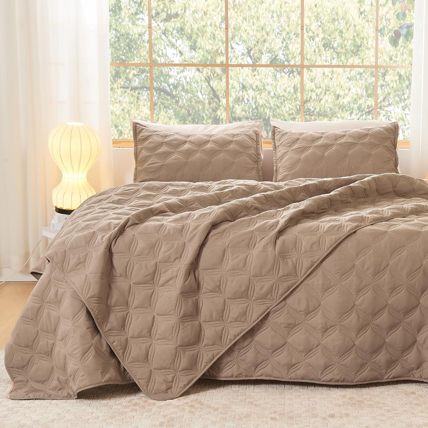 Oversized King Quilt Bedding Set,120x120Inch Super King Taupe Comforter Bedspreads Lightweight ...