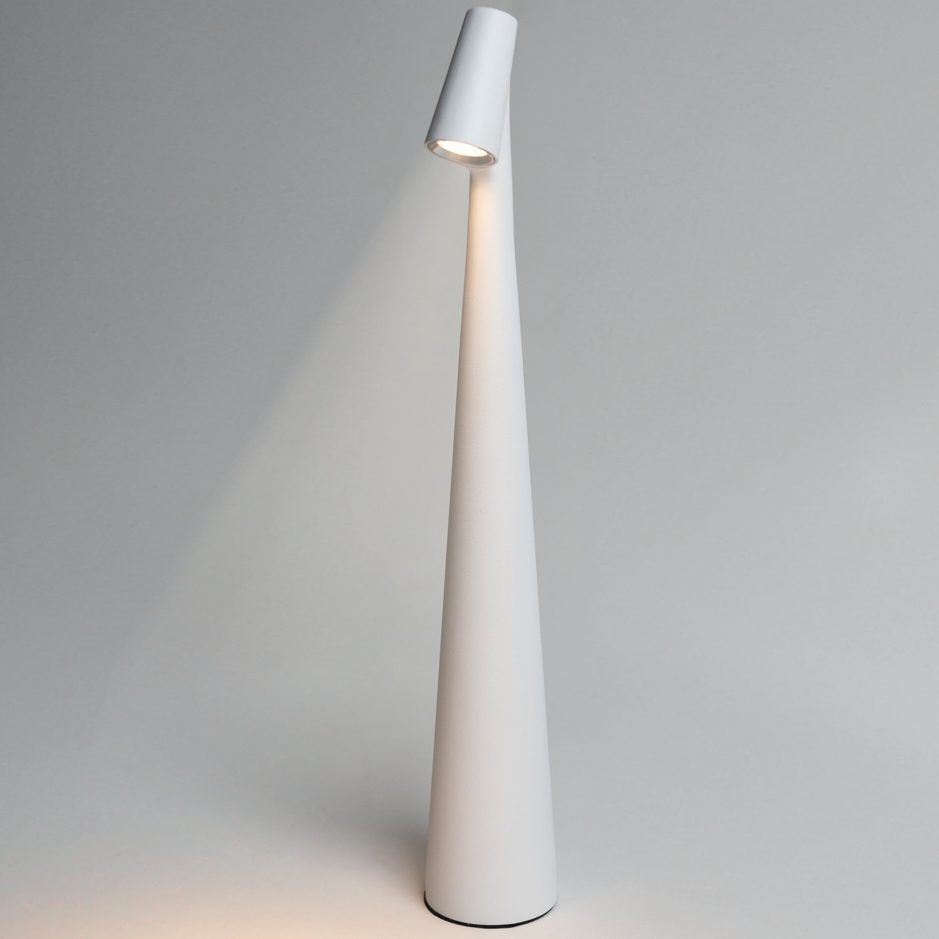 Ozarke Lumi Slim Rechargeable LED Desk Lamp, Portable Touch Table Lamp ...