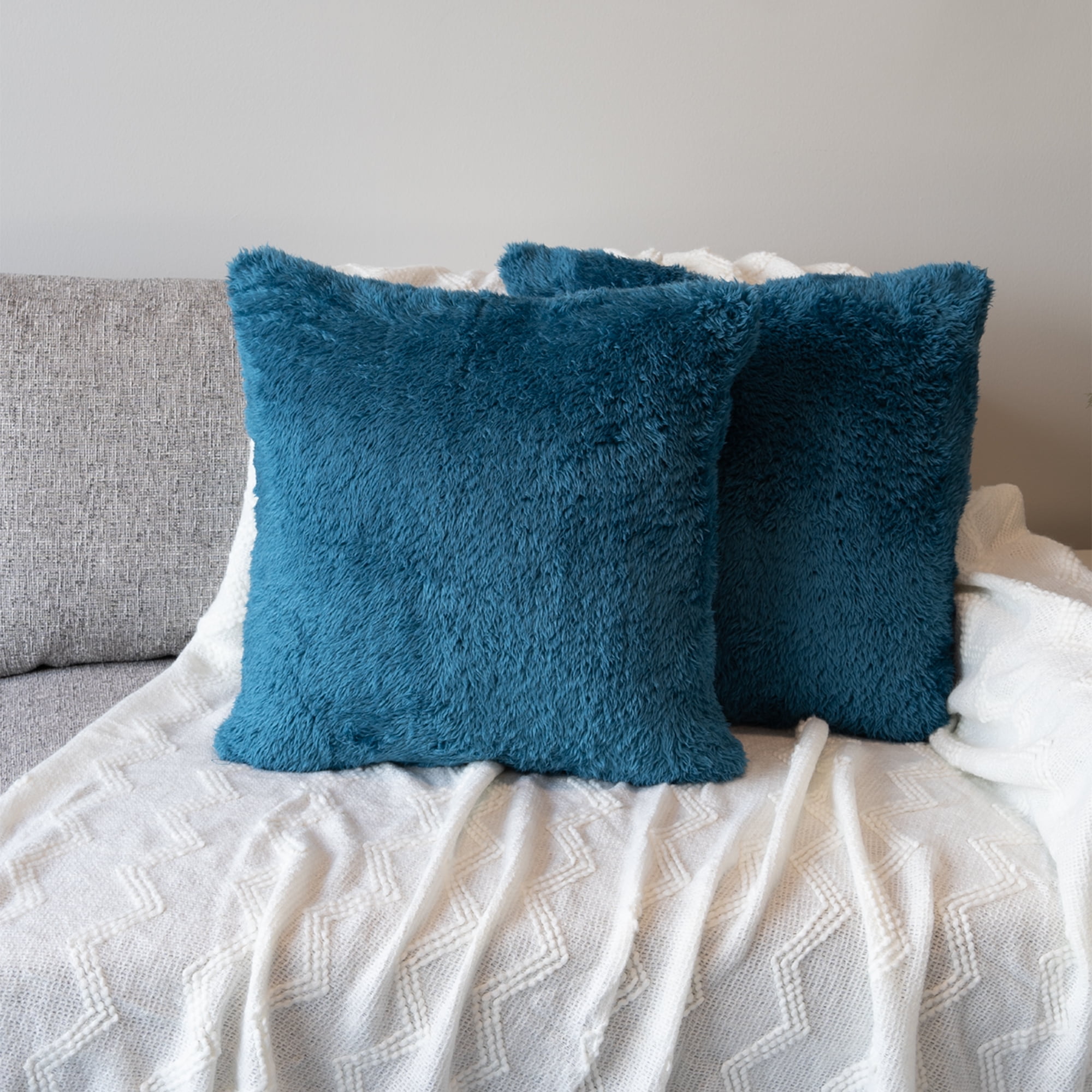 PAVILIA Soft Sherpa Fleece Throw Pillow Covers, Decorative Shaggy ...