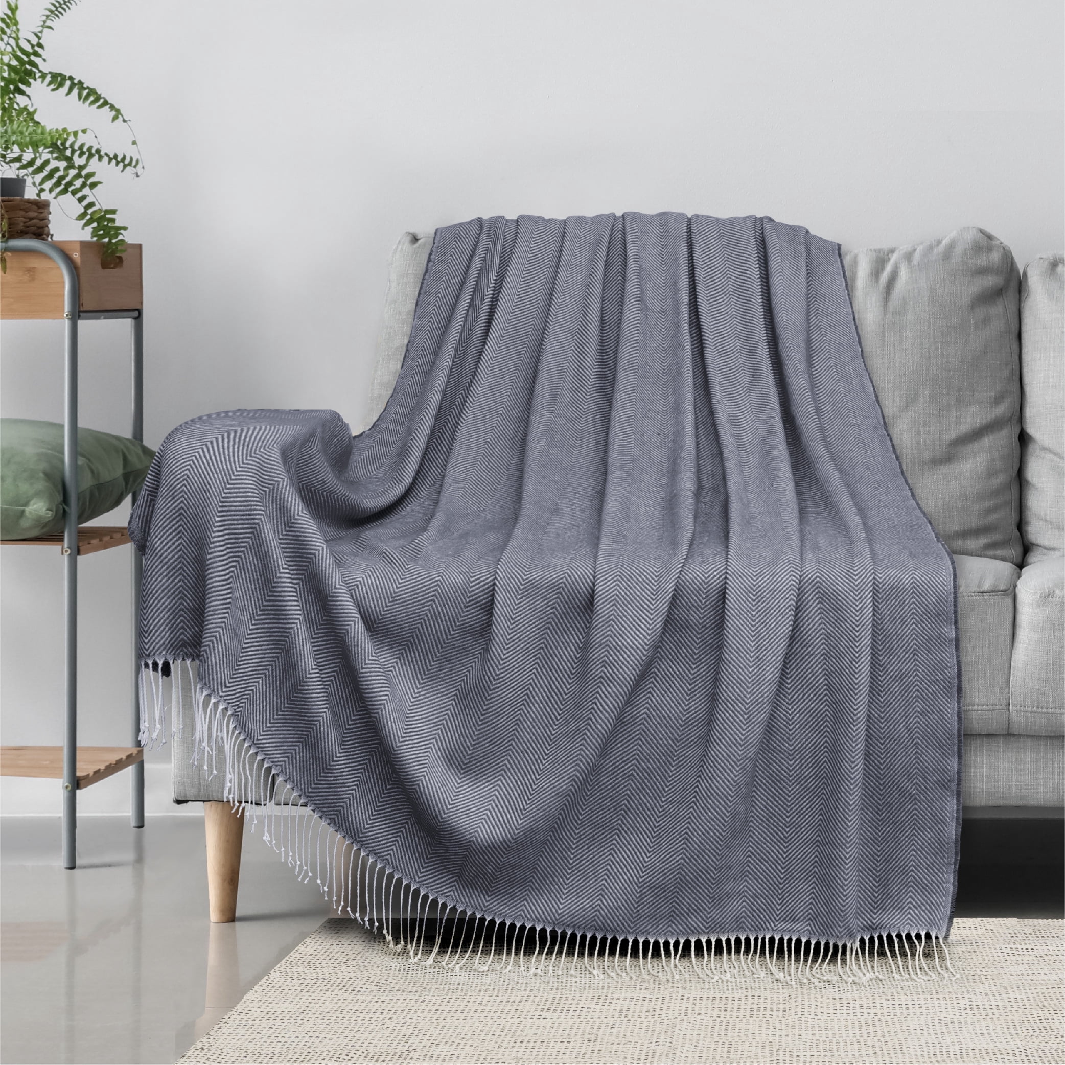 PAVILIA Navy Blue Herringbone Throw Blanket for Couch Bed, Decorative ...