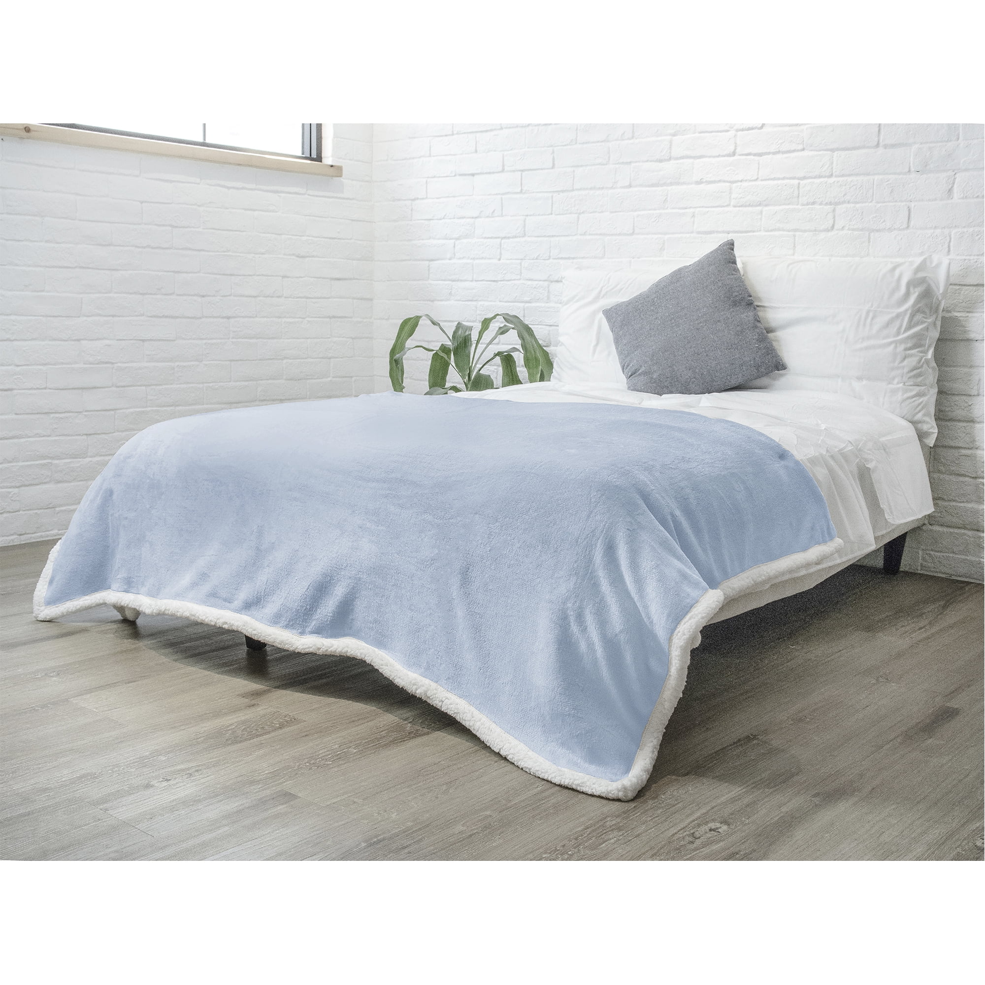 PAVILIA Plush Sherpa Fleece Blanket Throw, Twin, Light Blue | Soft ...