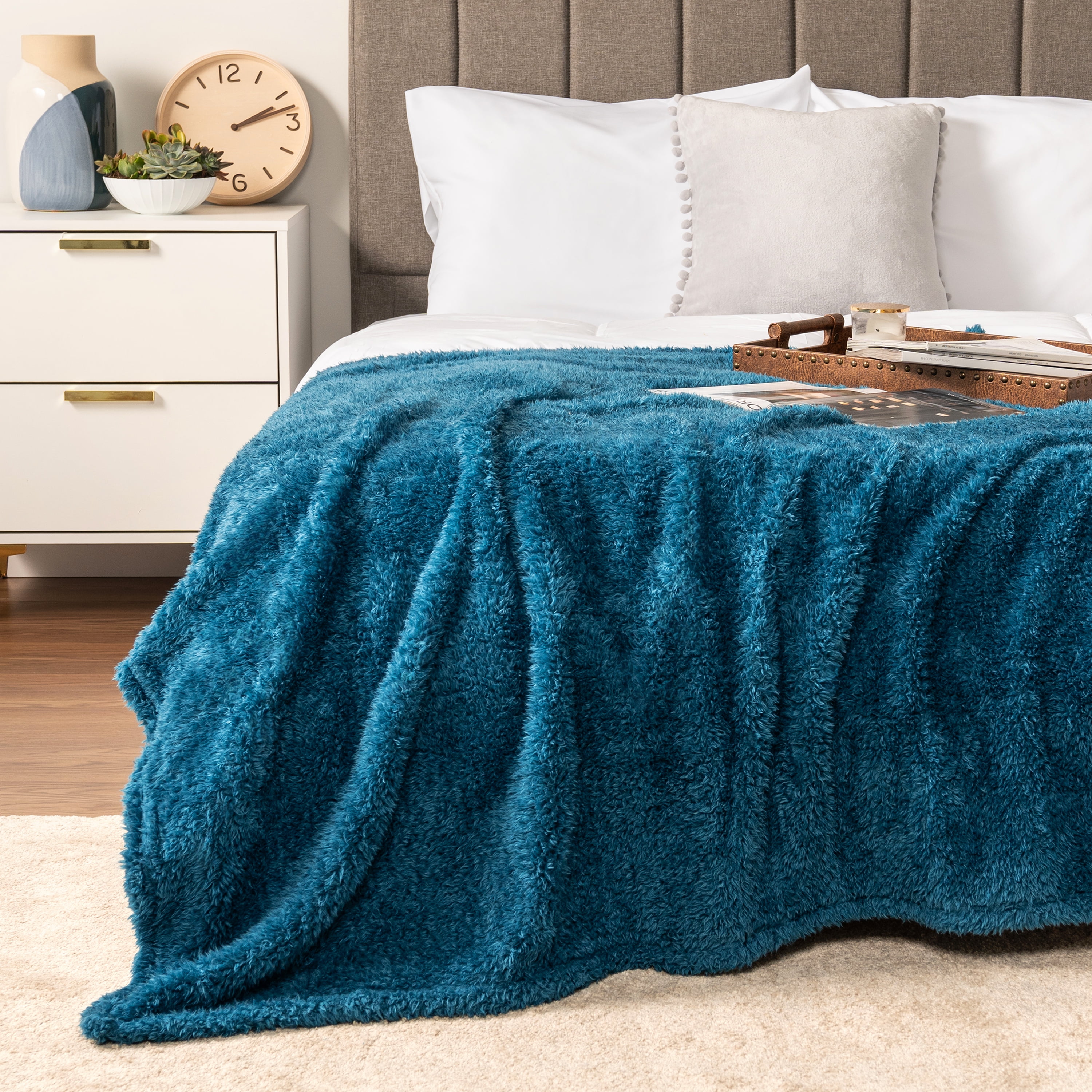 PAVILIA Sherpa Fleece Blanket, Queen Size, Turquoise Plush Throw for ...