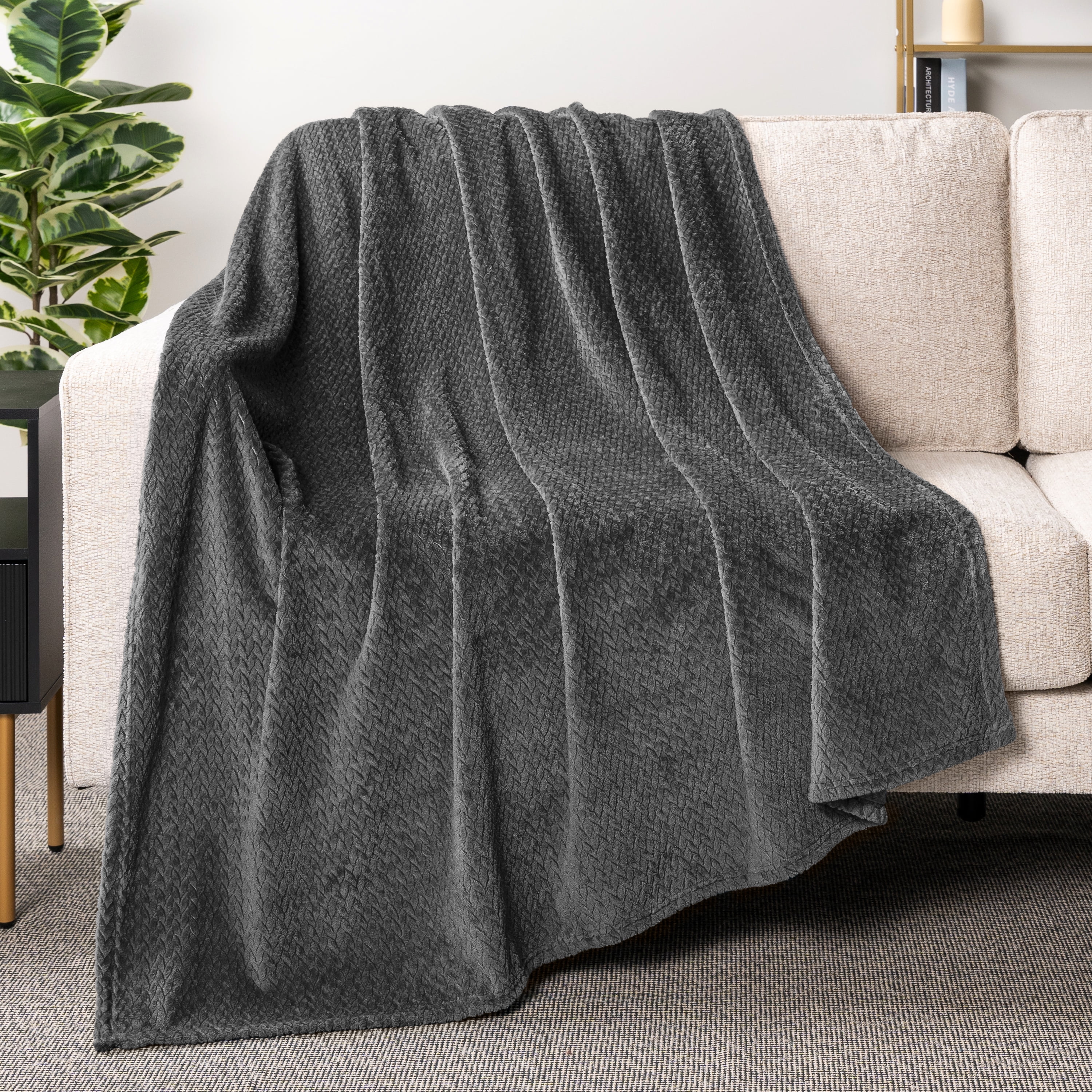 PAVILIA Premium Flannel Fleece Throw Blanket, Lightweight, Warm, Cozy ...