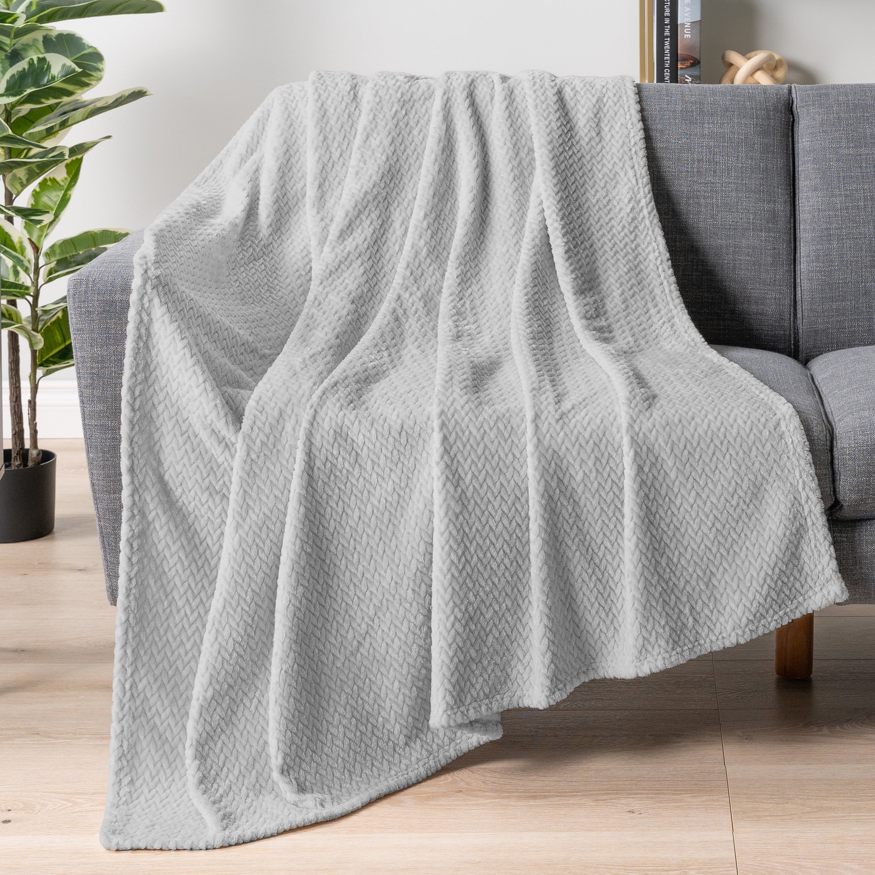 PAVILIA Premium Flannel Fleece Throw Blanket, Soft, Lightweight, Warm ...