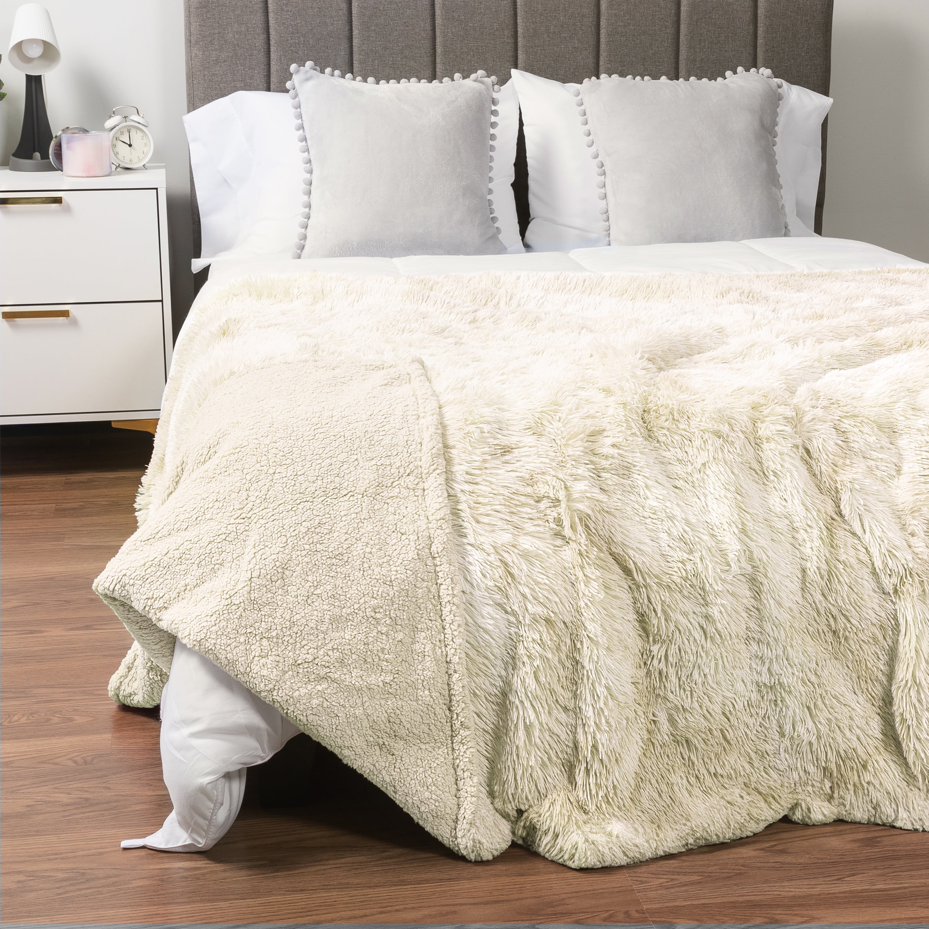 PAVILIA Faux Fur Sherpa Blanket, Queen, Cream Beige, Soft Fluffy Warm ...