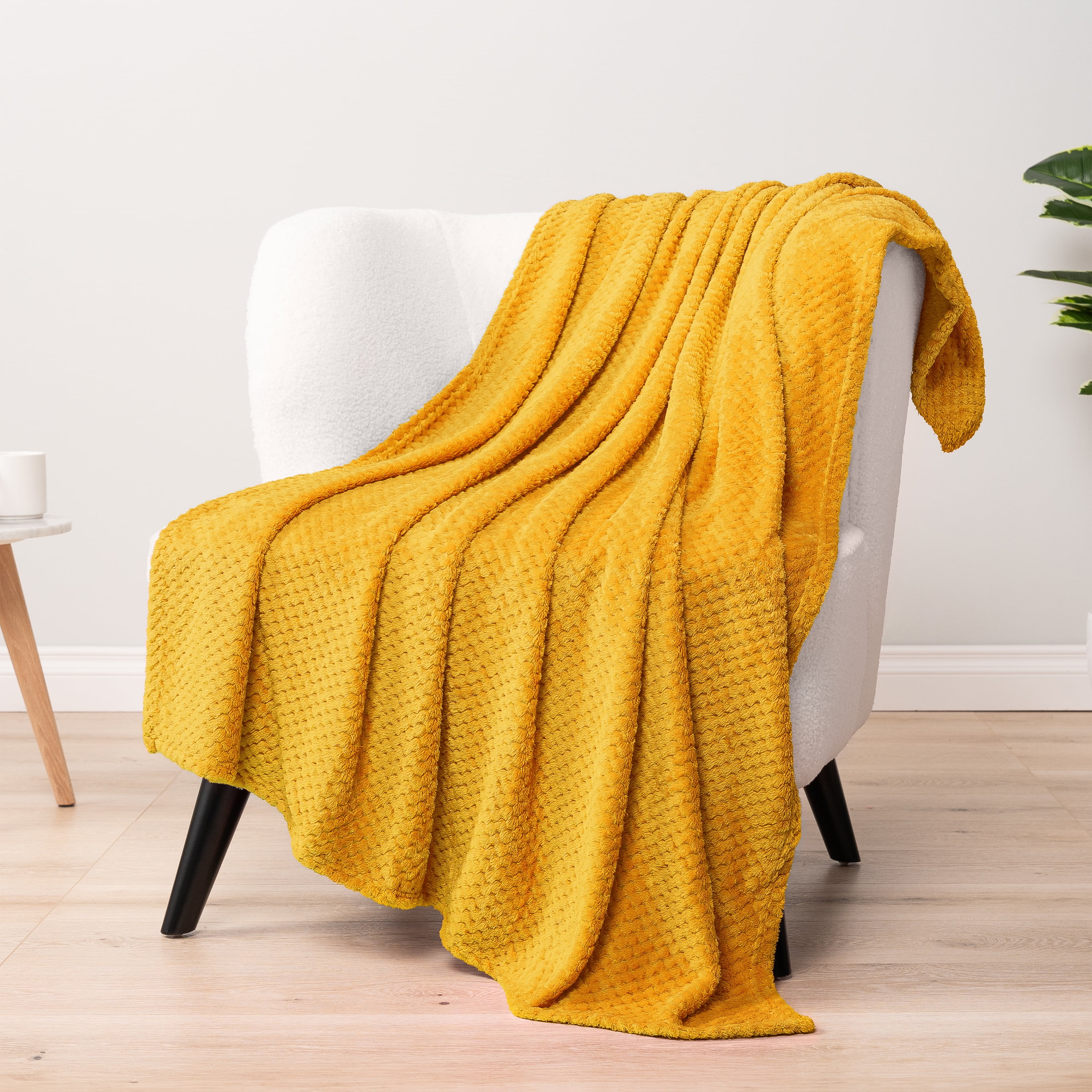 PAVILIA Mustard Yellow Throw Blanket for Couch Bed, Soft Fleece Throws ...