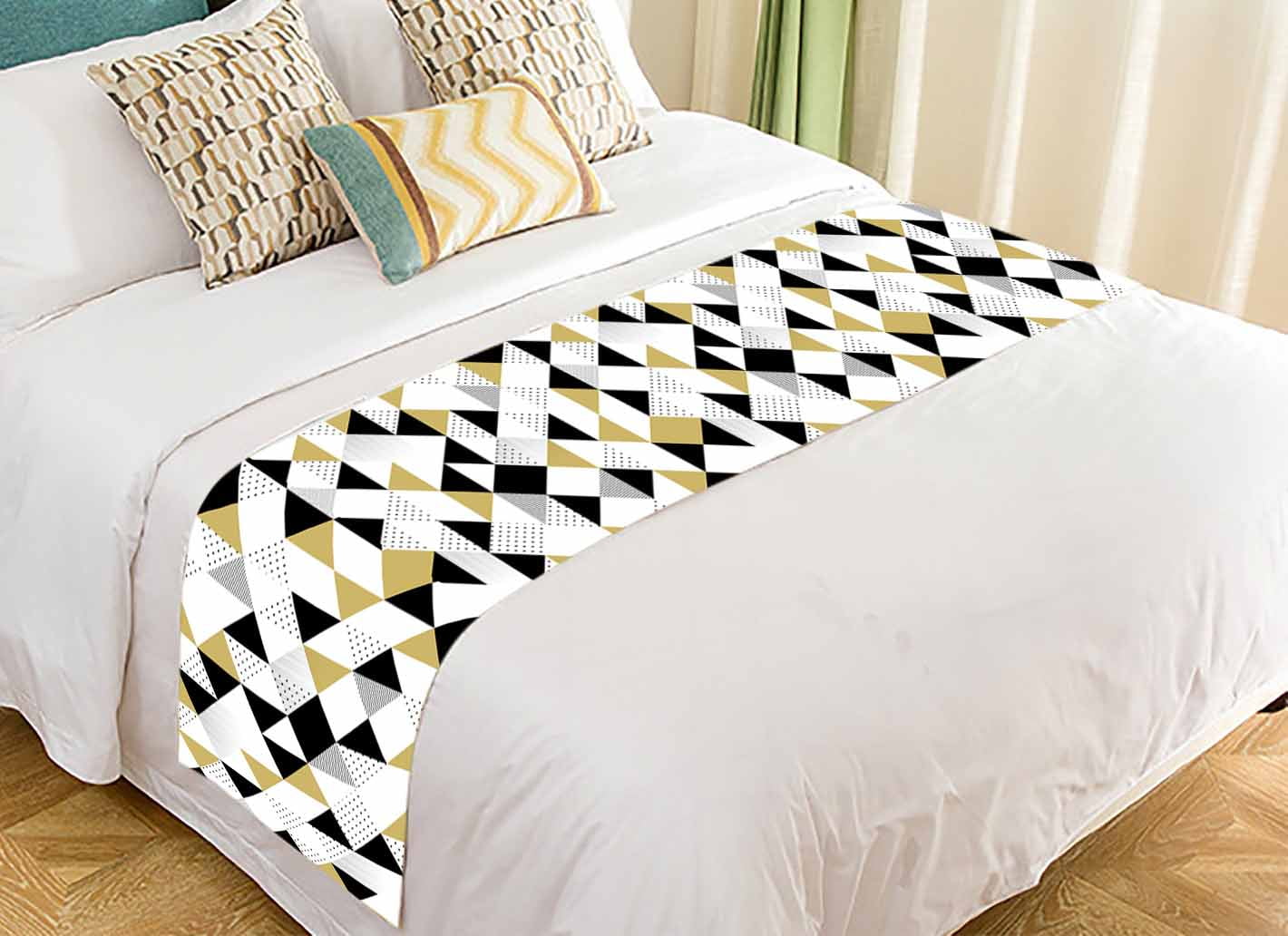 PKQWTM Triangles Gold Black White Triangle Bed Runner Bedroom Bedding ...