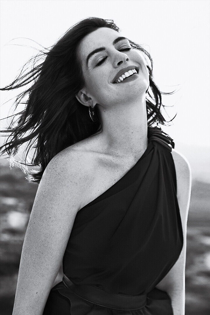 POSTER Anne Hathaway American Actor Singer Painting Wall Art Home Decor ...