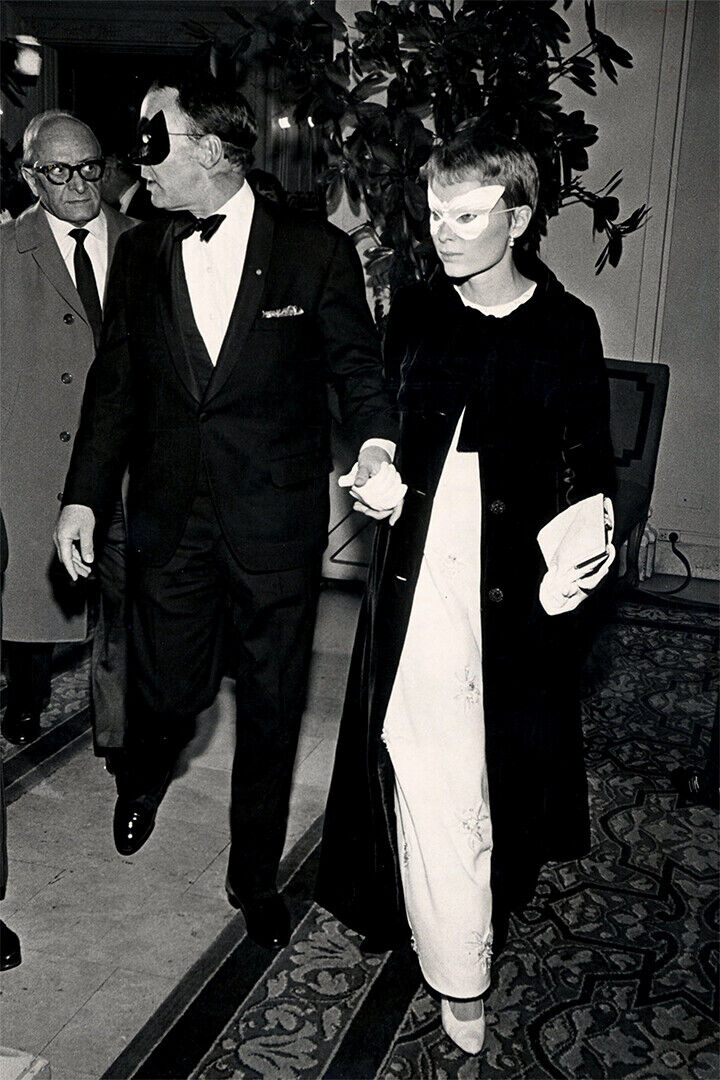 POSTER Frank Sinatra And Mia Farrow Wearing Masks Wall Art Home Decor ...