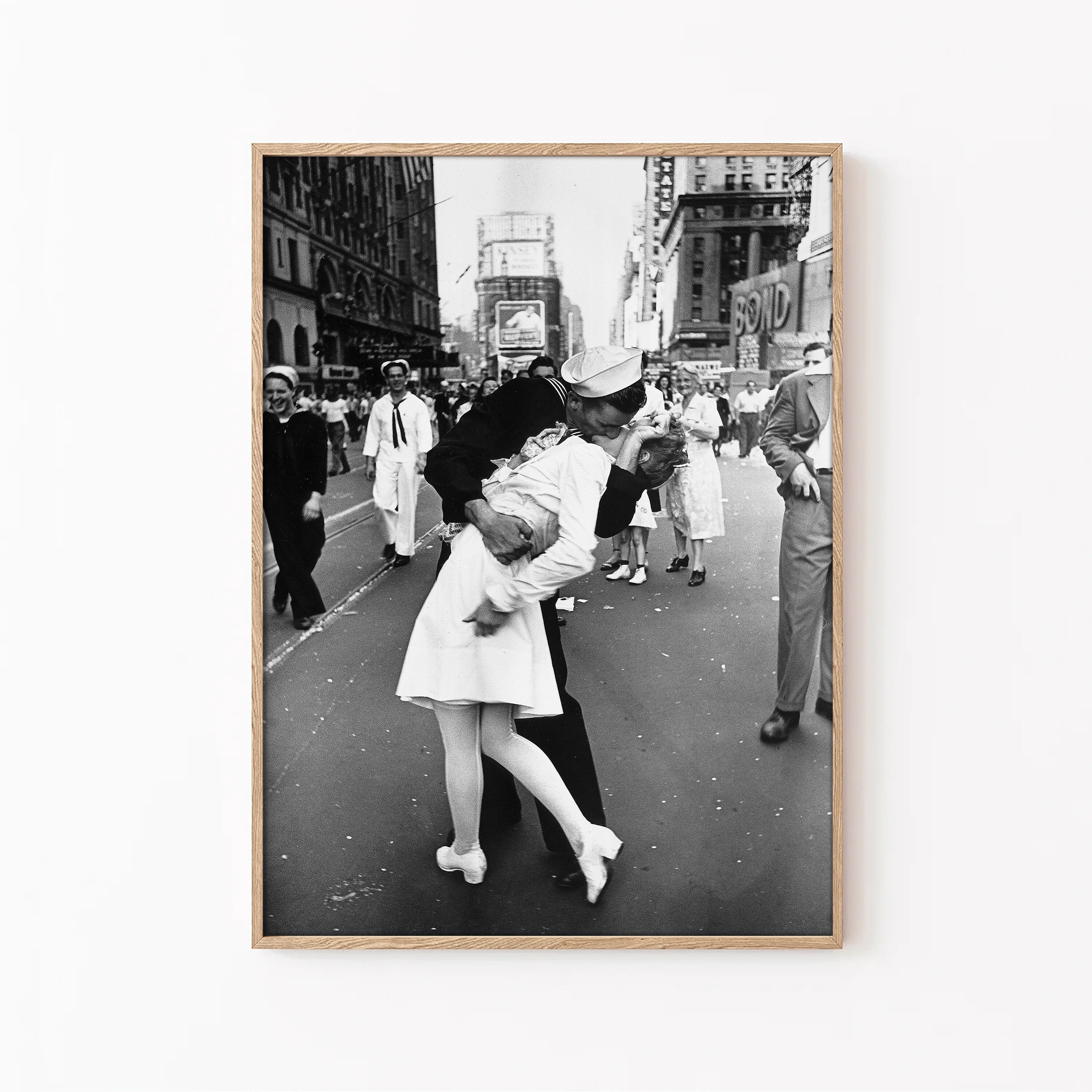 POSTER Vintage Kissing poster, V-J Day in Times Square Poster, Vintage ...