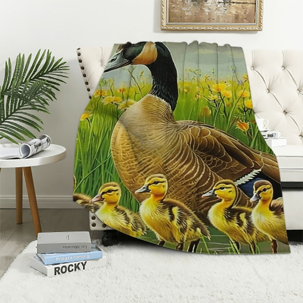 PRATYUS Geese Throw Blanket, Canadian Goose and Chicks in Grass Spring ...