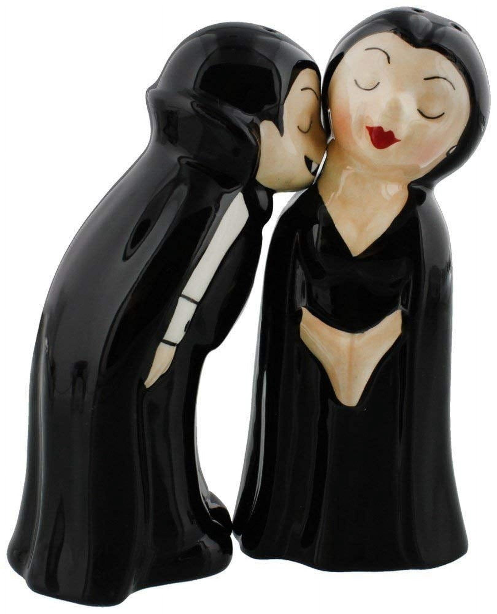 Pacific Giftware Vampire Love Salt & Pepper Shakers, Magnetic Kissing ...