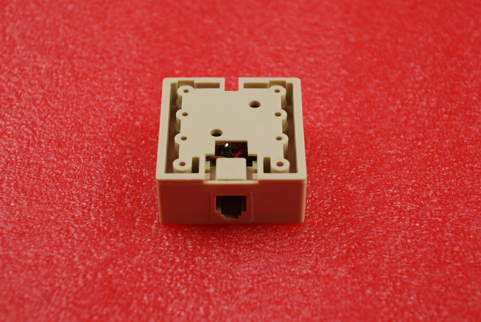 Pack Of 10 Telephone RJ11 4-conductor Biscuit Surface Jack Cat3 Ivory ...