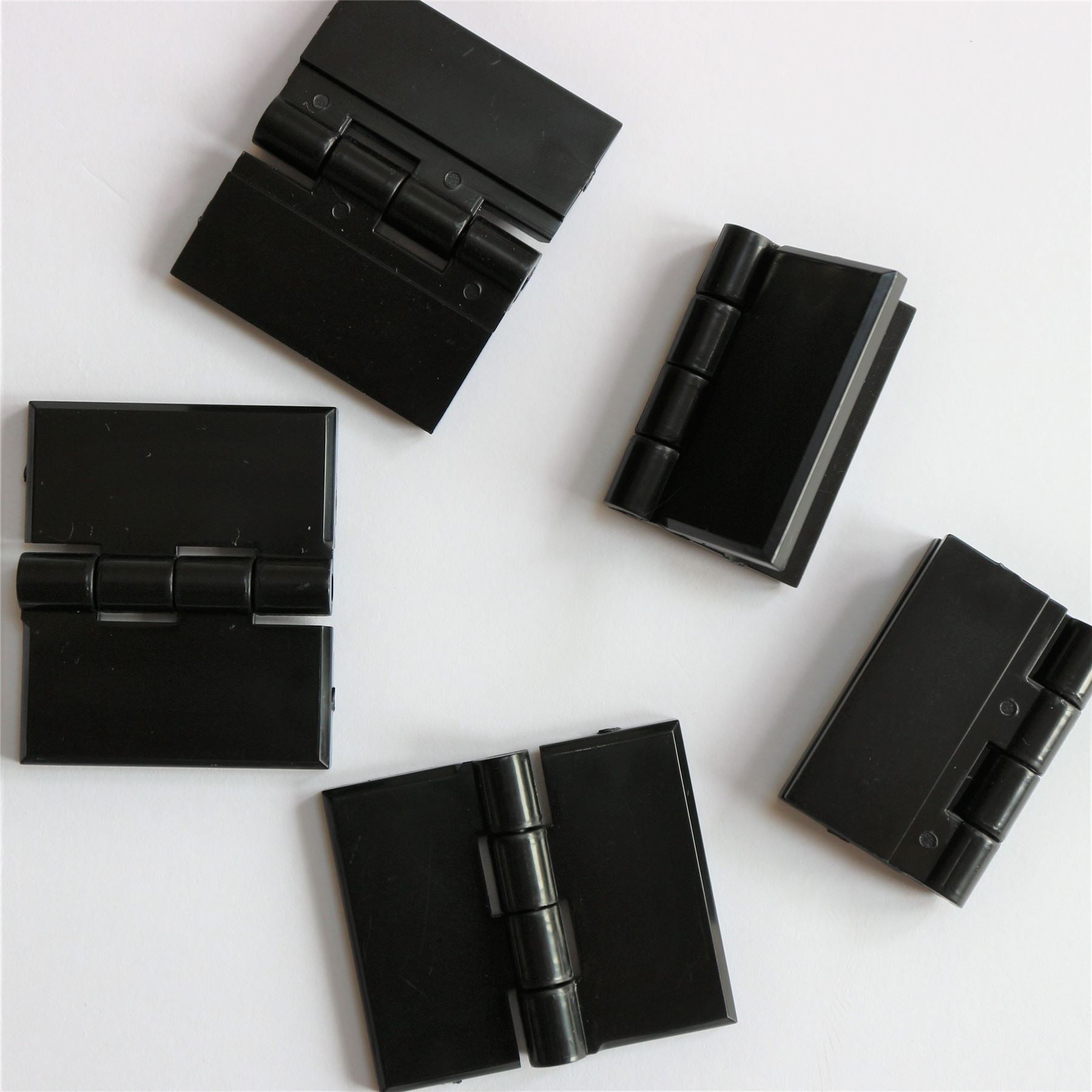 Pack of 5 x BLACK Acrylic Hinges 32mm x 38mm BLACK Hinges, Continuous Acrylic Piano Hinge, (1 1/ ...
