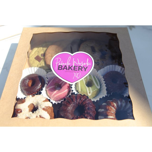 Pamela Wasabi Mystery Bakery Box - Walmart Business Supplies