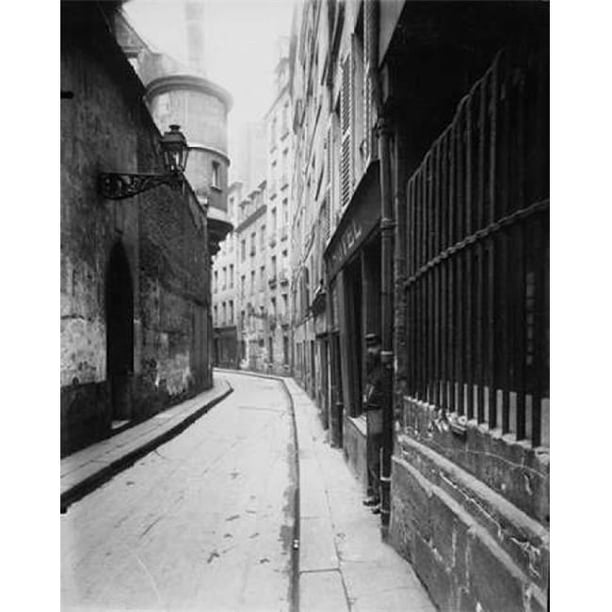 Paris 1921 - Rue de lHotel-de-Ville Poster Print by Eugene Atget ...