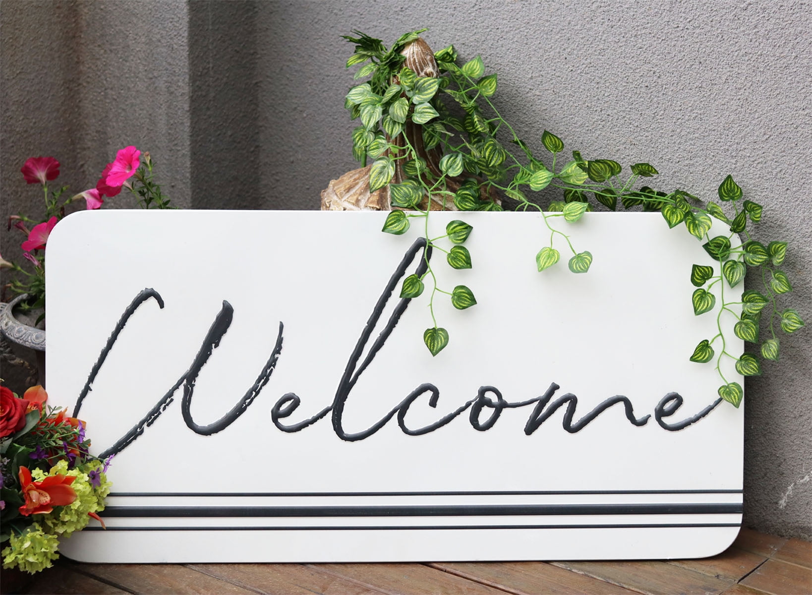 Parisloft Modern Farmhouse Welcome Embossed Metal Wall Sign, White ...
