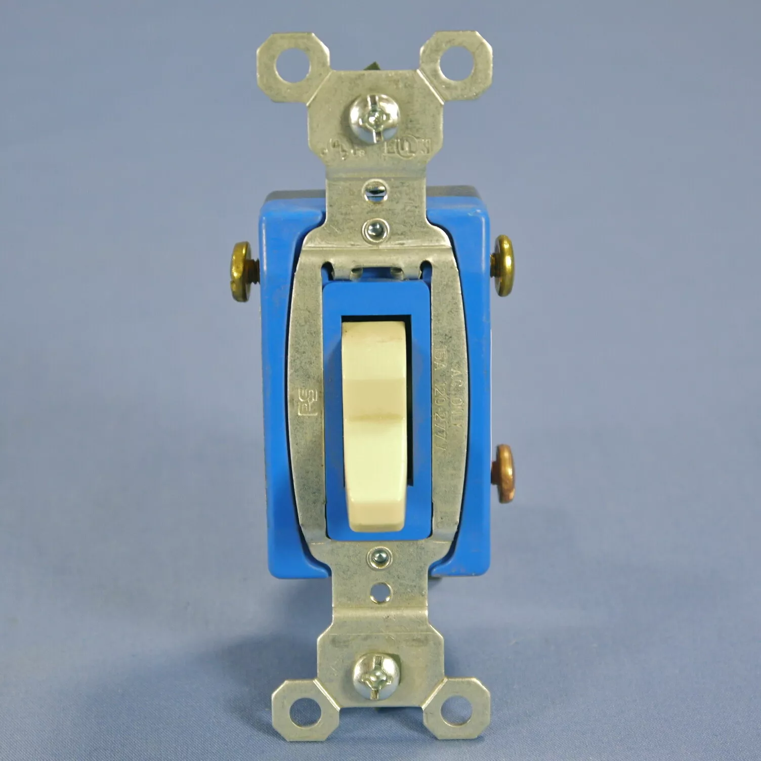 Pass & Seymour Ivory Commercial Toggle Light Switch 3-Way 15A Bulk ...