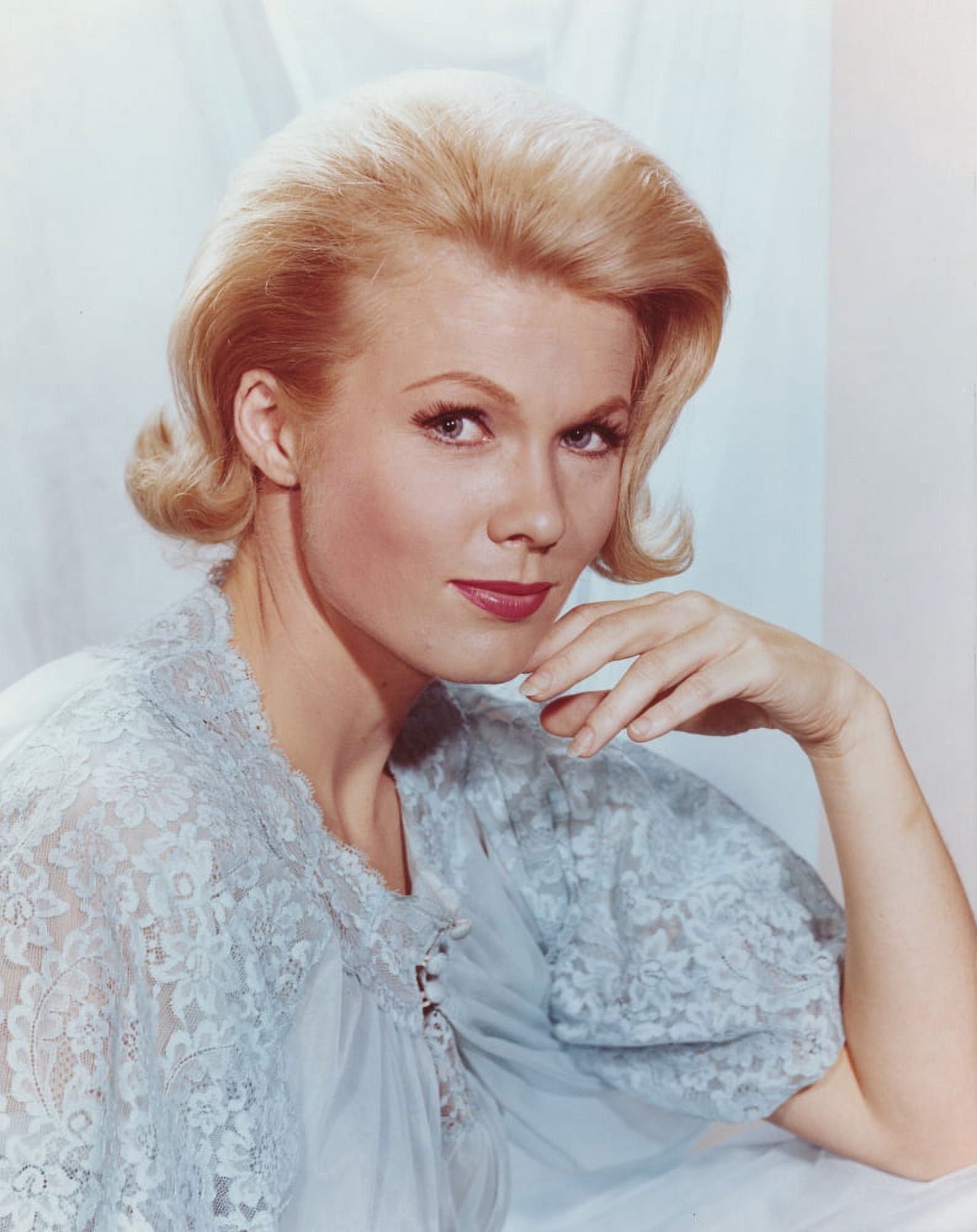 Pat Priest Close Up Portrait Photo Print (24 x 30) - Walmart.com
