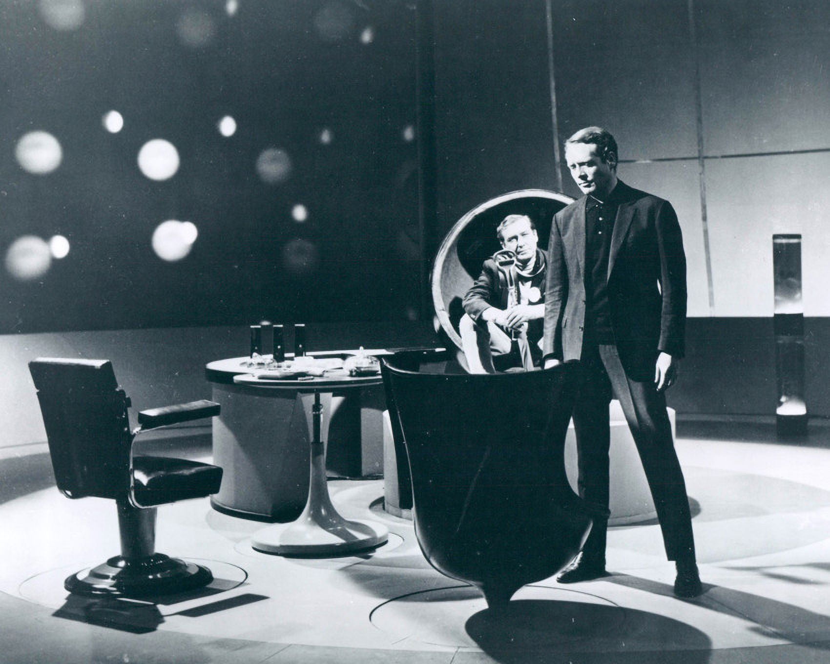 Patrick Mcgoohan With Guy Doleman As Number 2 The Prisoner 24x36 ...
