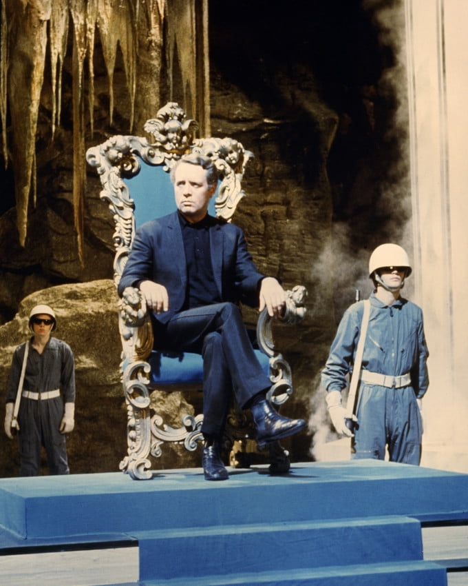 Patrick Mcgoohanseated On Throne Fallout Final Prisoner 24x36 HD ...
